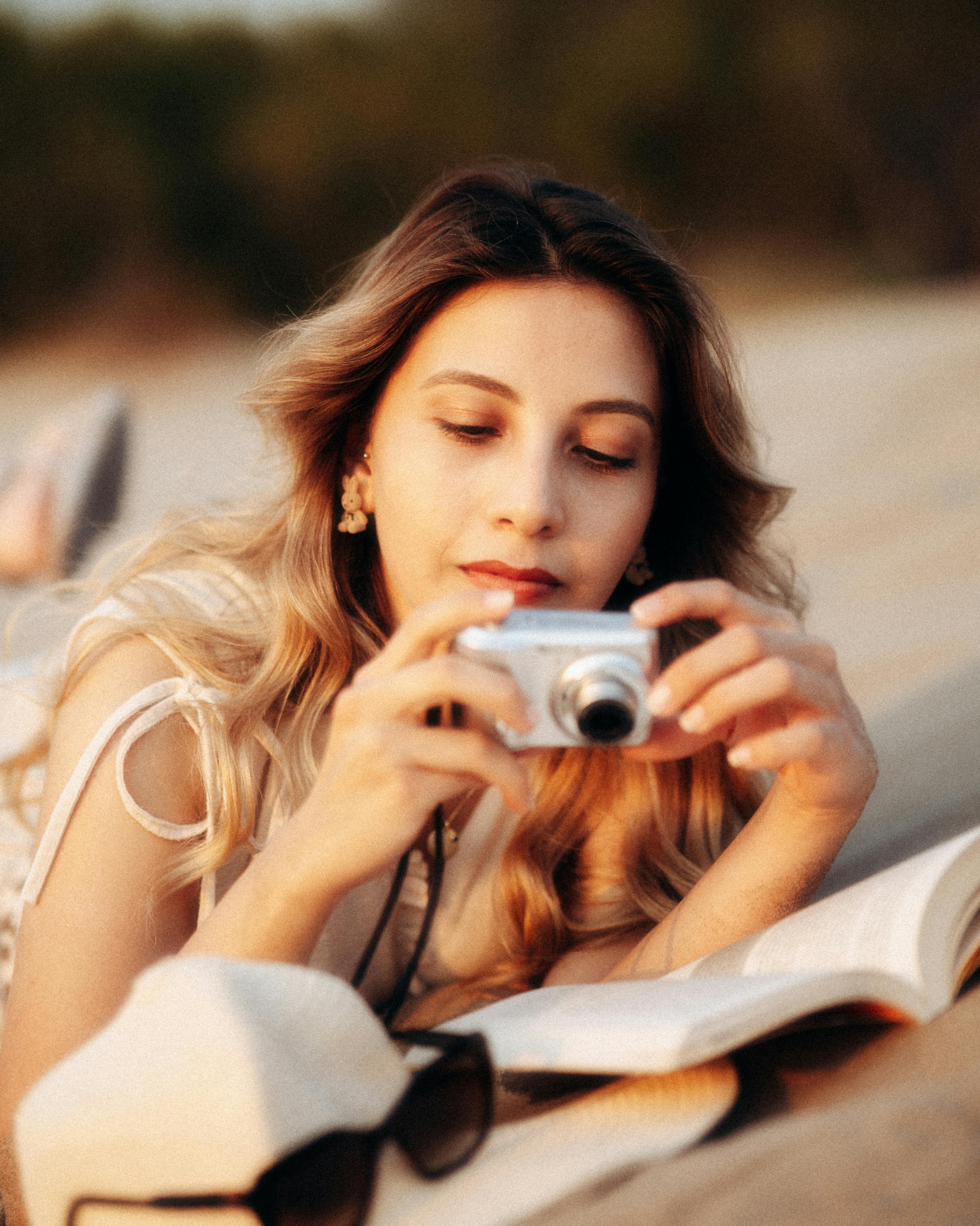 Grabing Camera Photos, Download The BEST Free Grabing Camera Stock ...