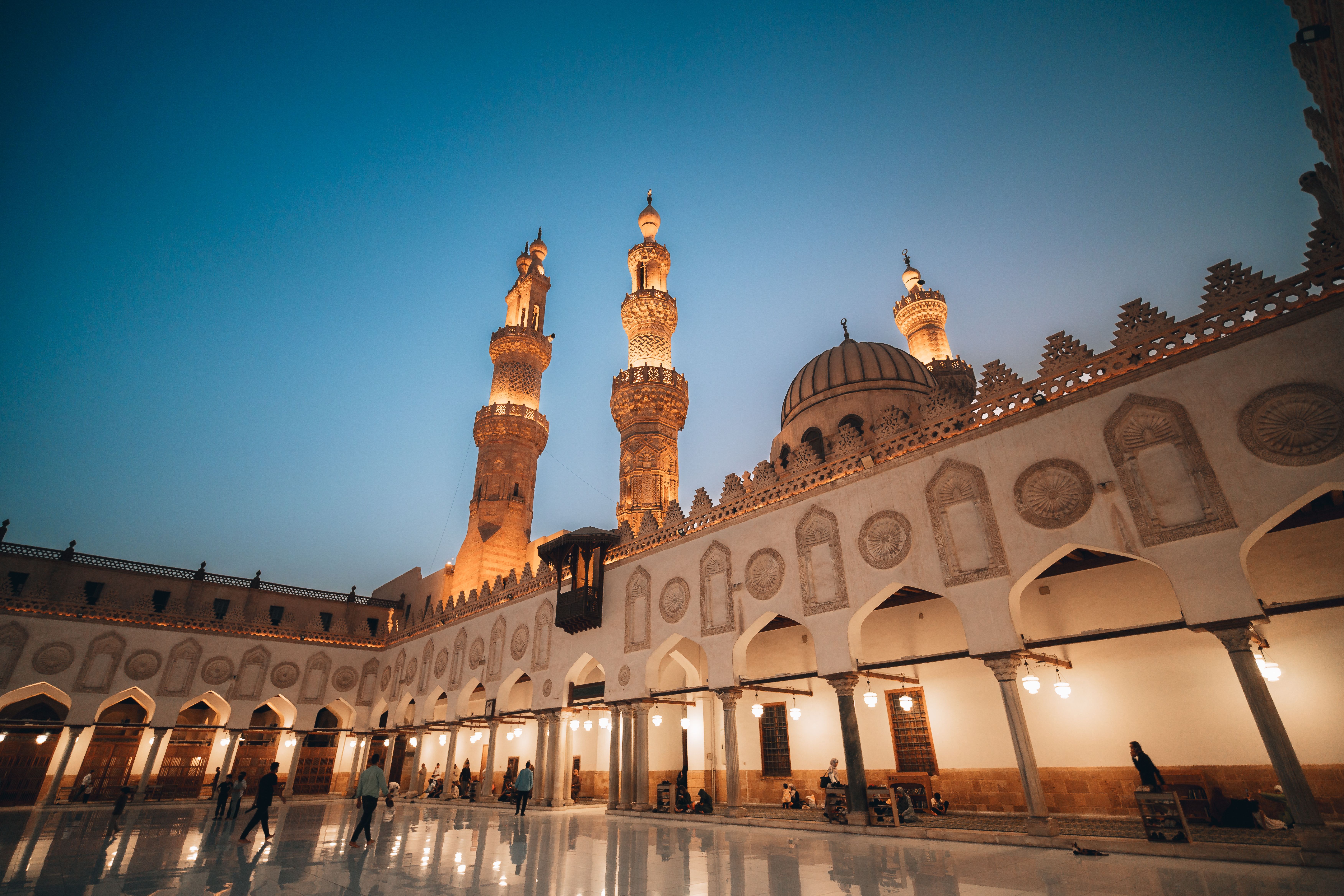 Beautiful Evening at Historic Mosque Courtyard · Free Stock Photo
