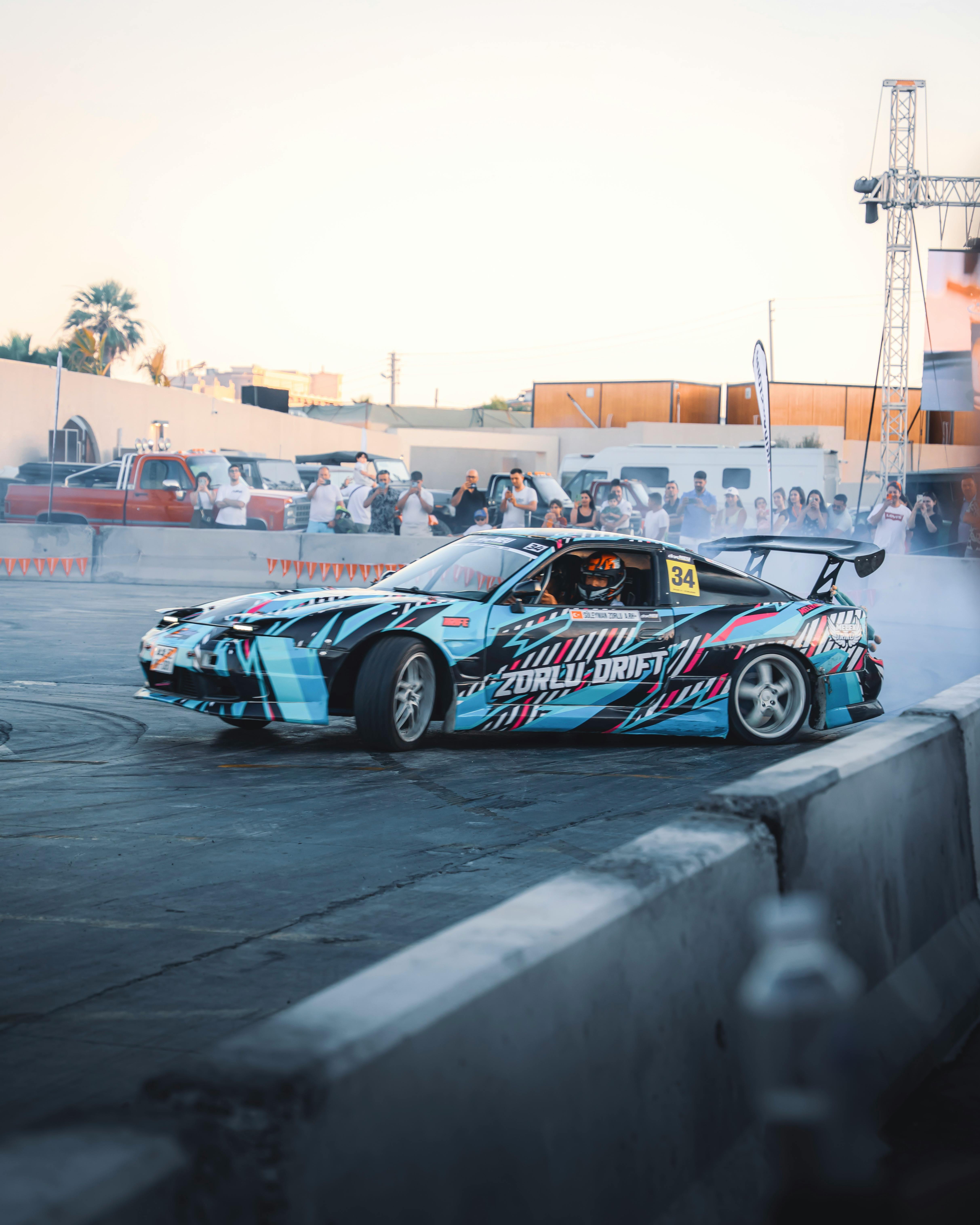 Dynamic Drift Car Racing in Alaçatı, Türkiye · Free Stock Photo