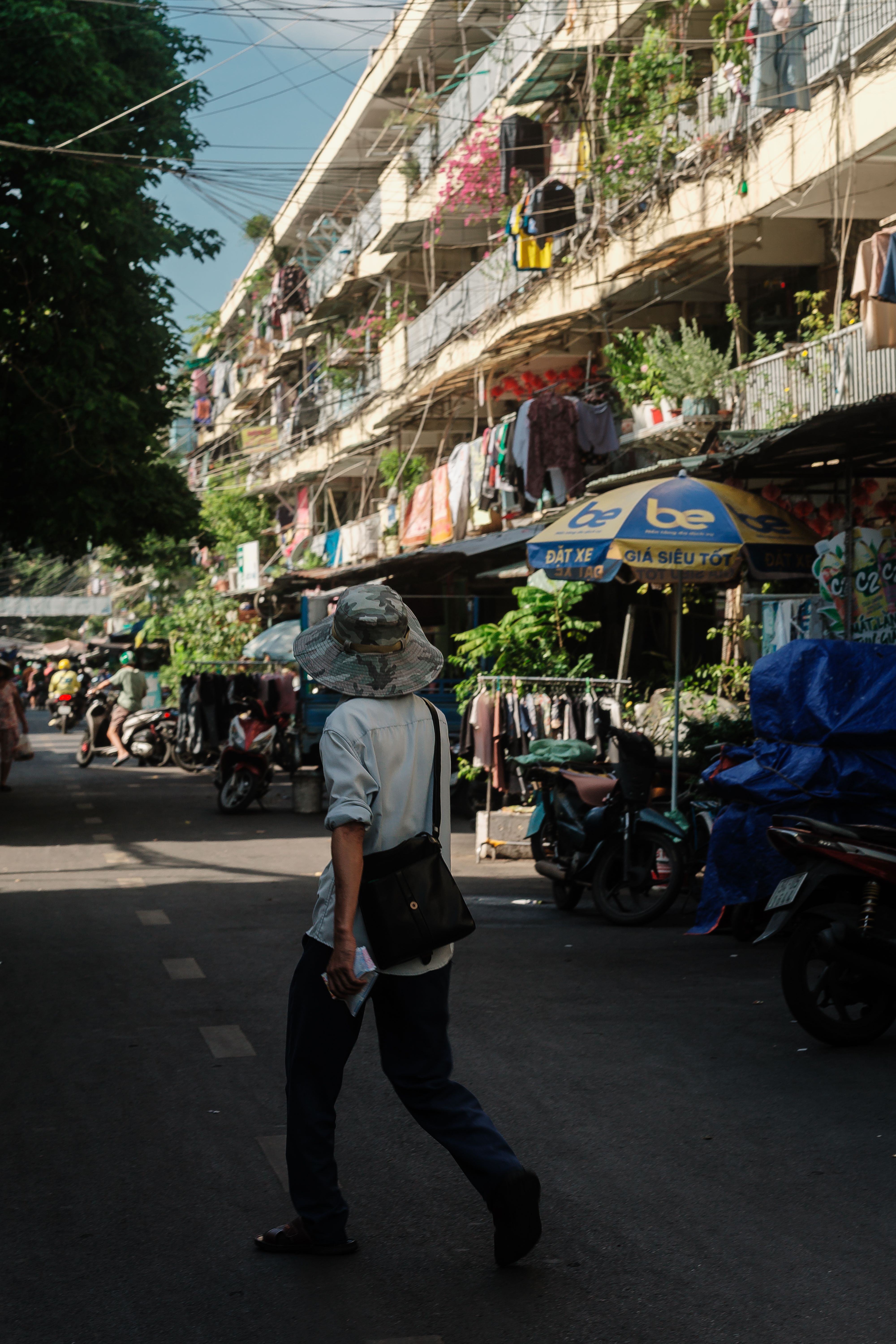 Street Scene Captured in Bustling Urban Neighborhood · Free Stock Photo