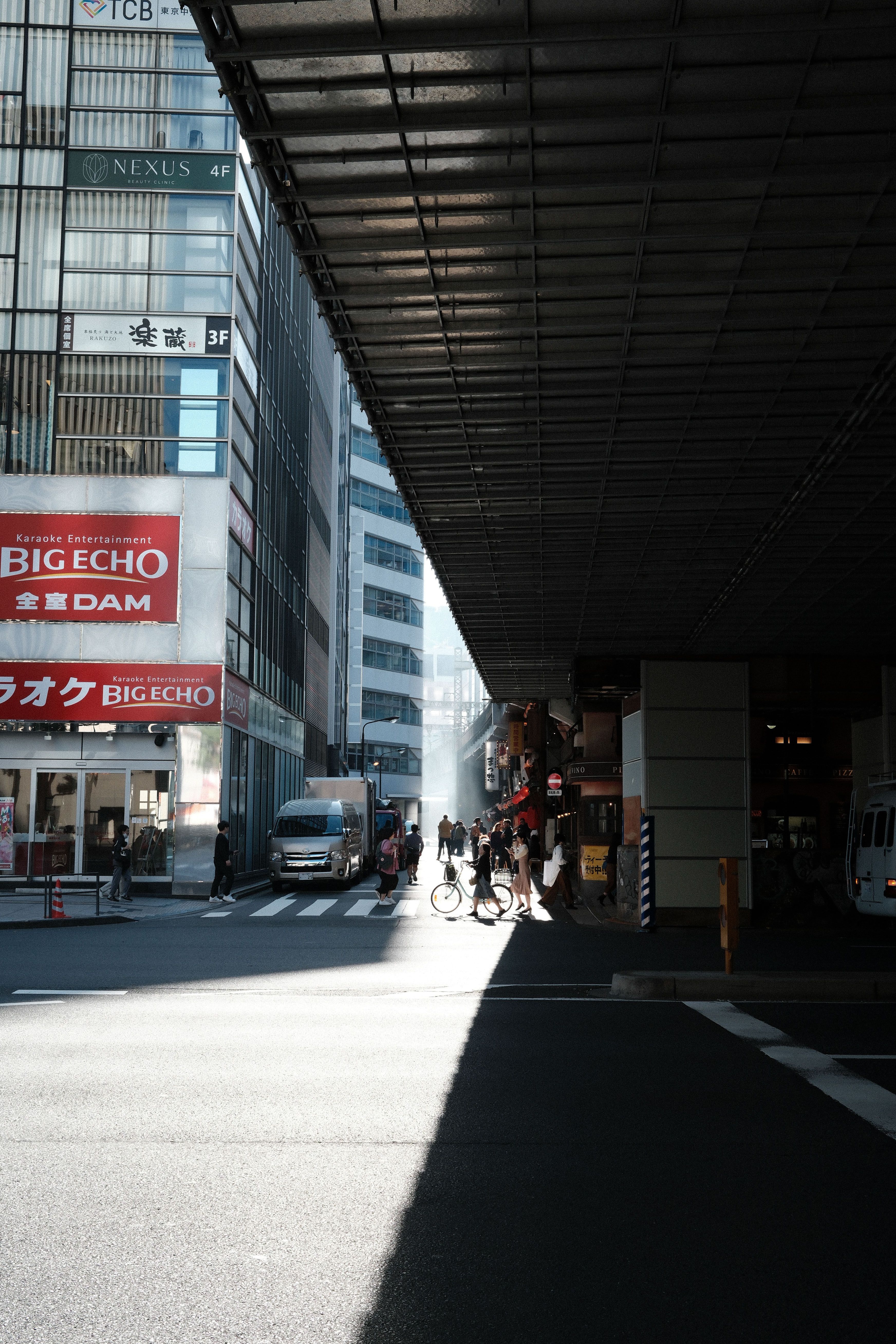Urban Street Scene in Tokyo, Japan · Free Stock Photo