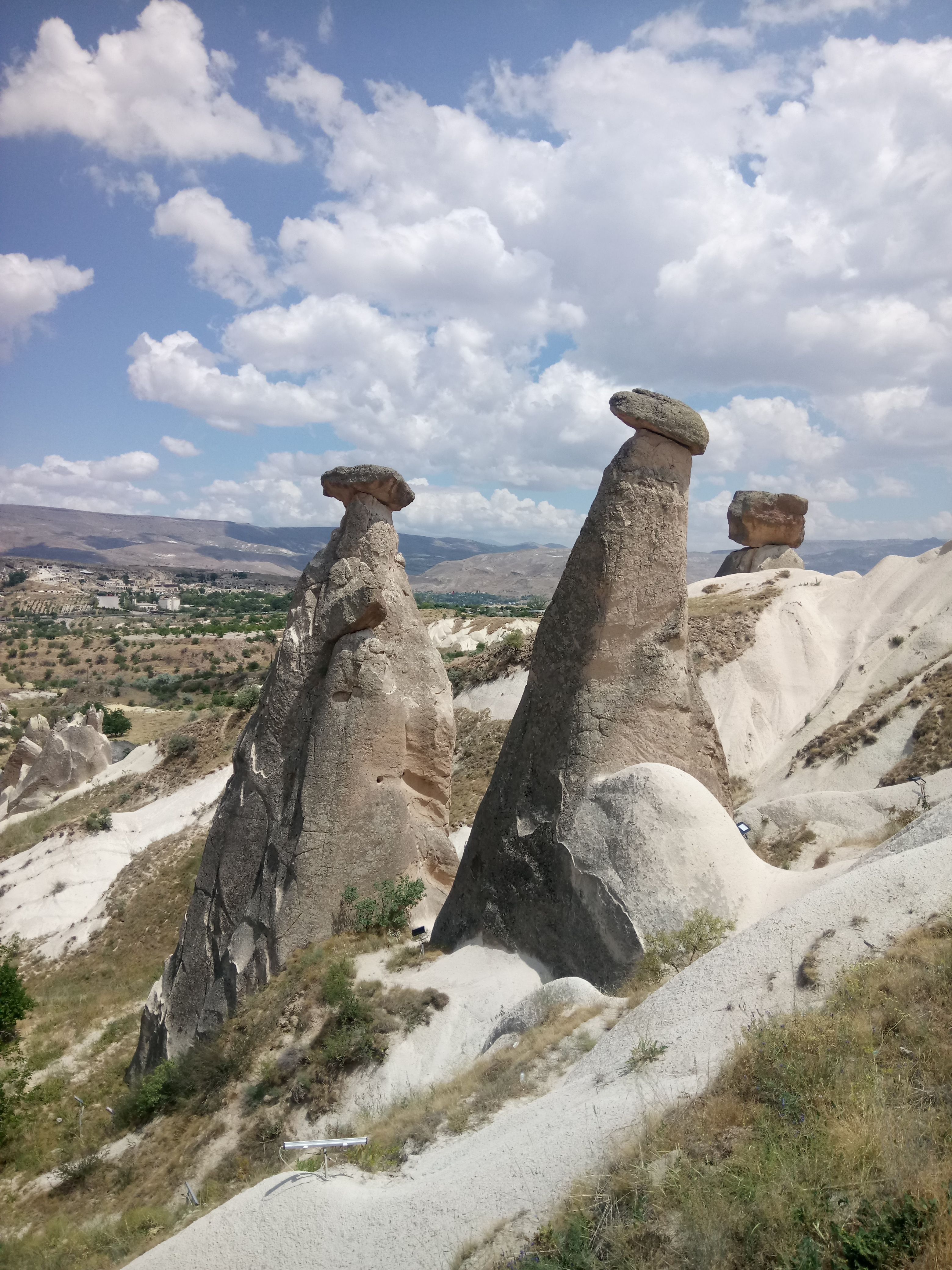 Dramatic Fairy Chimneys in Cappadocia Landscape · Free Stock Photo