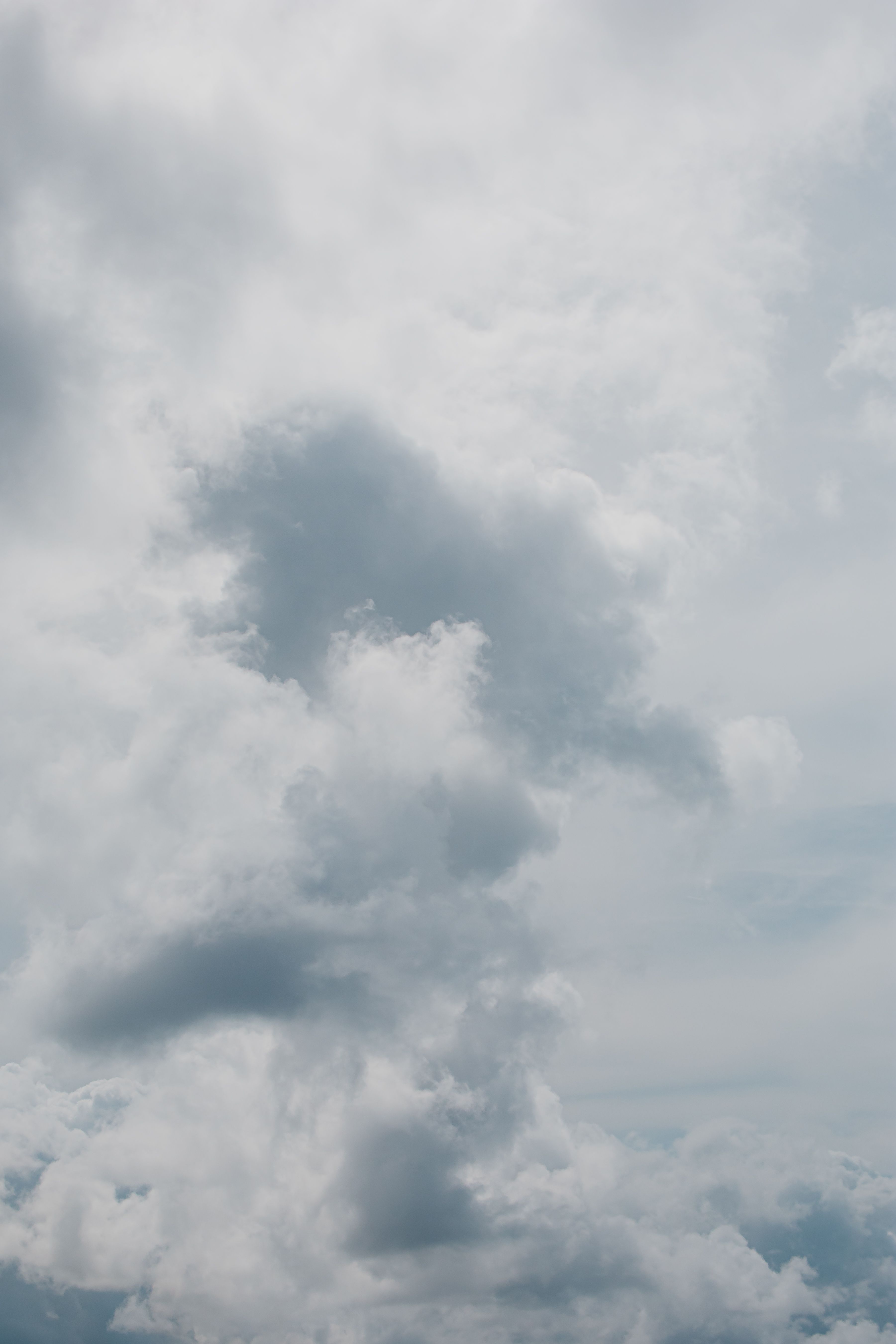 Dramatic Overcast Sky with Thick Cloud Formation · Free Stock Photo