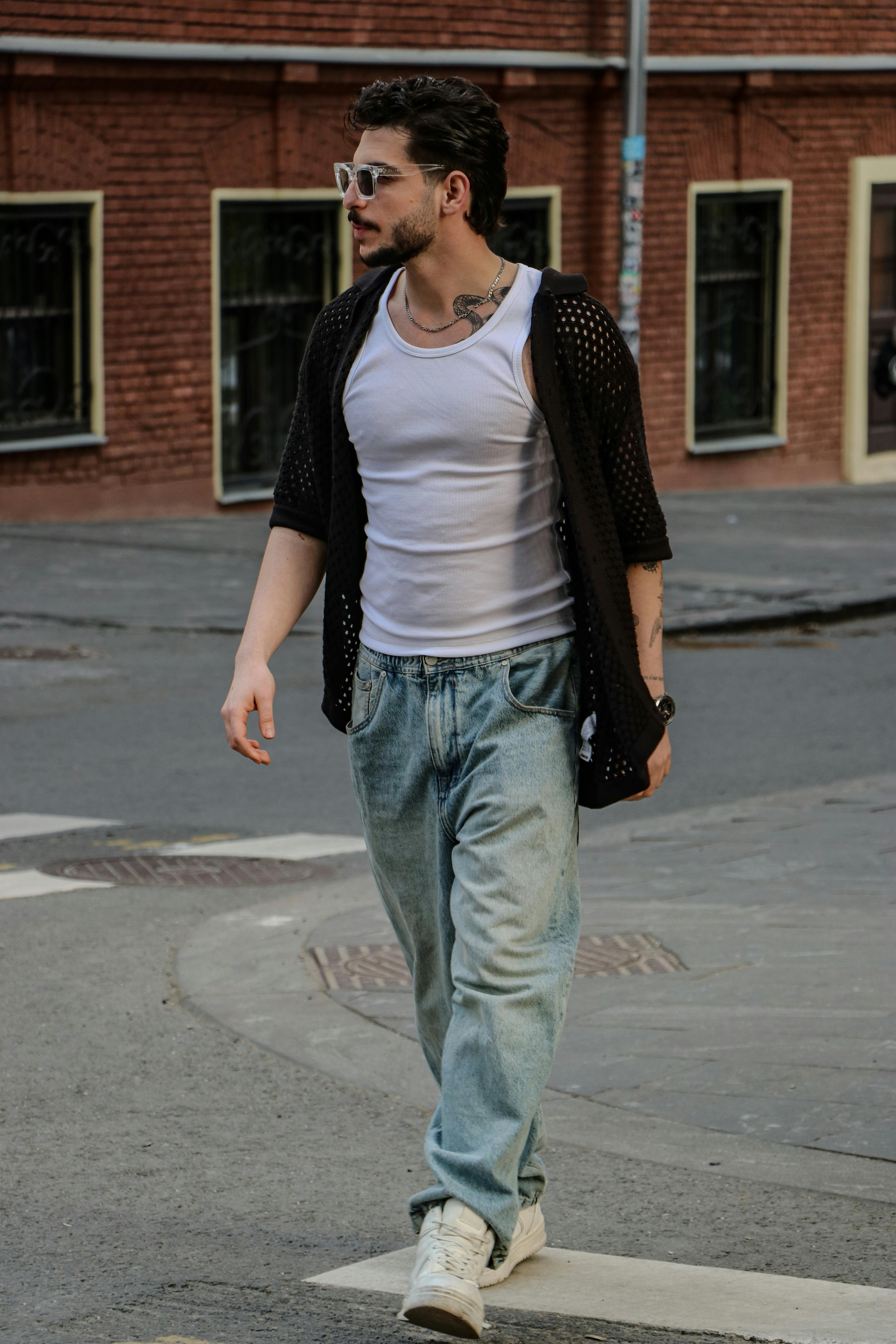 Man Modeling Photos, Download The BEST Free Man Modeling Stock Photos ...