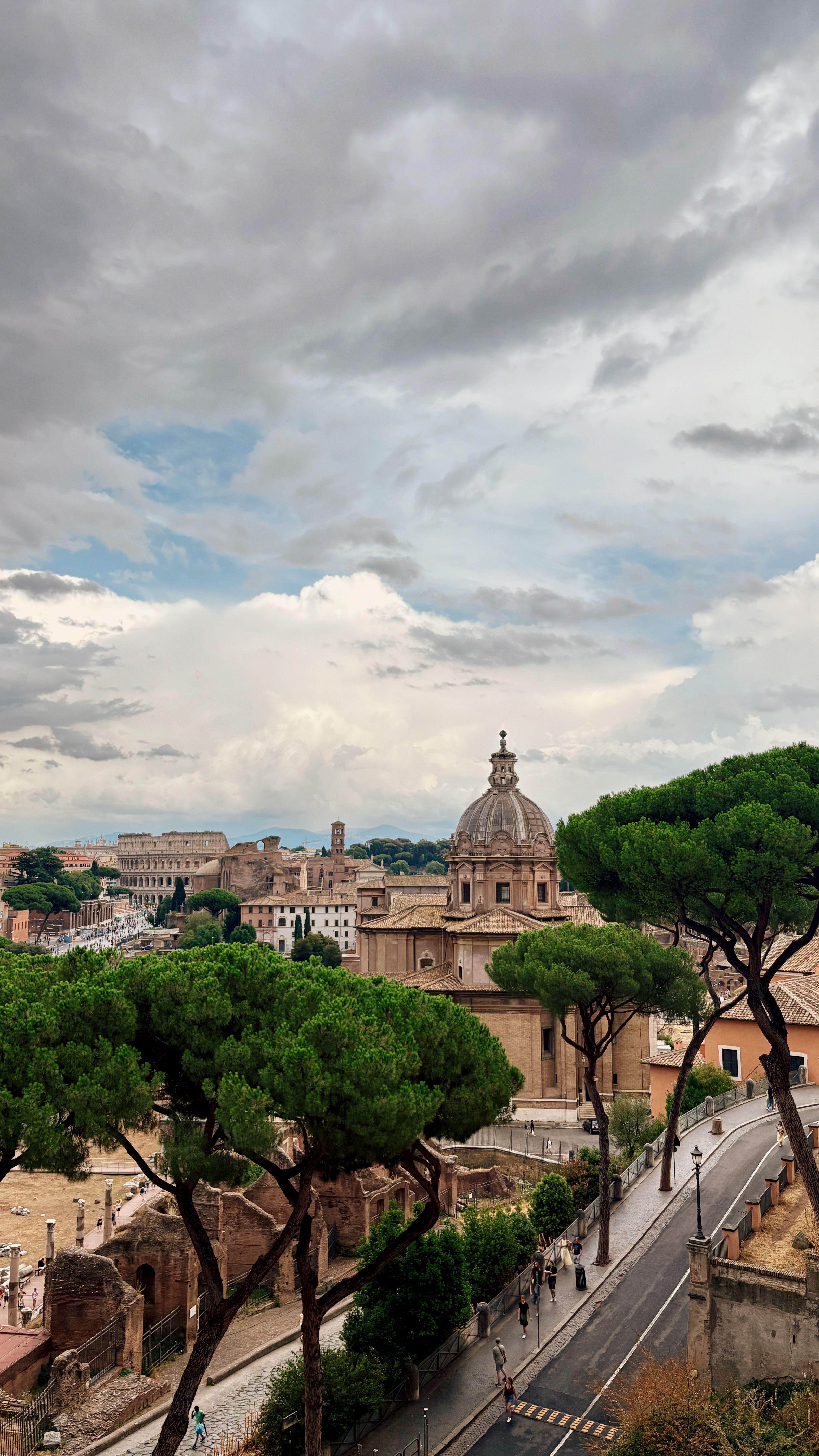 Scenic View of Historic Roman Architecture in Rome · Free Stock Photo
