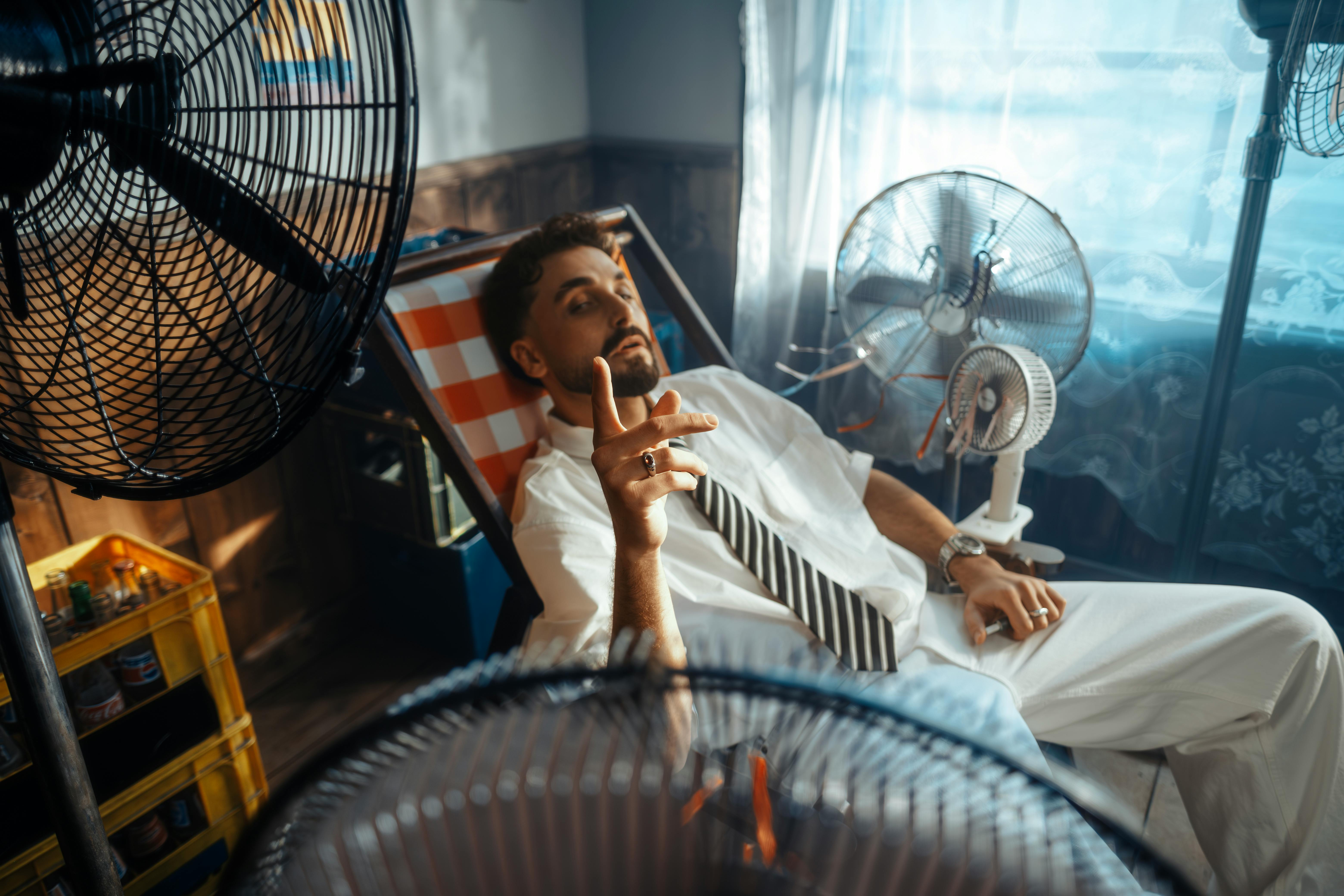 Cooling Under Fans Photos, Download The BEST Free Cooling Under Fans ...