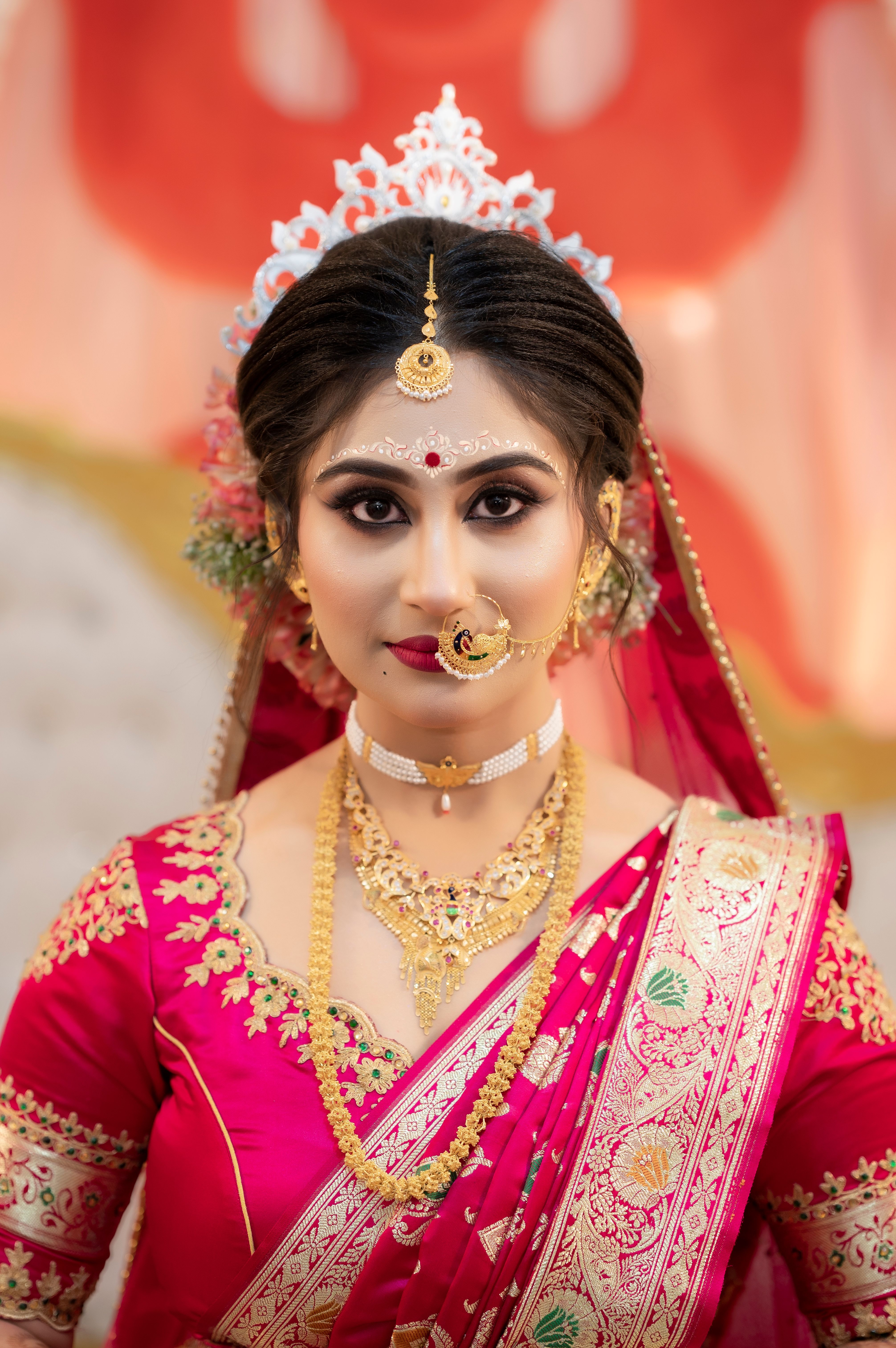 Elegant South Asian Bride in Traditional Attire · Free Stock Photo