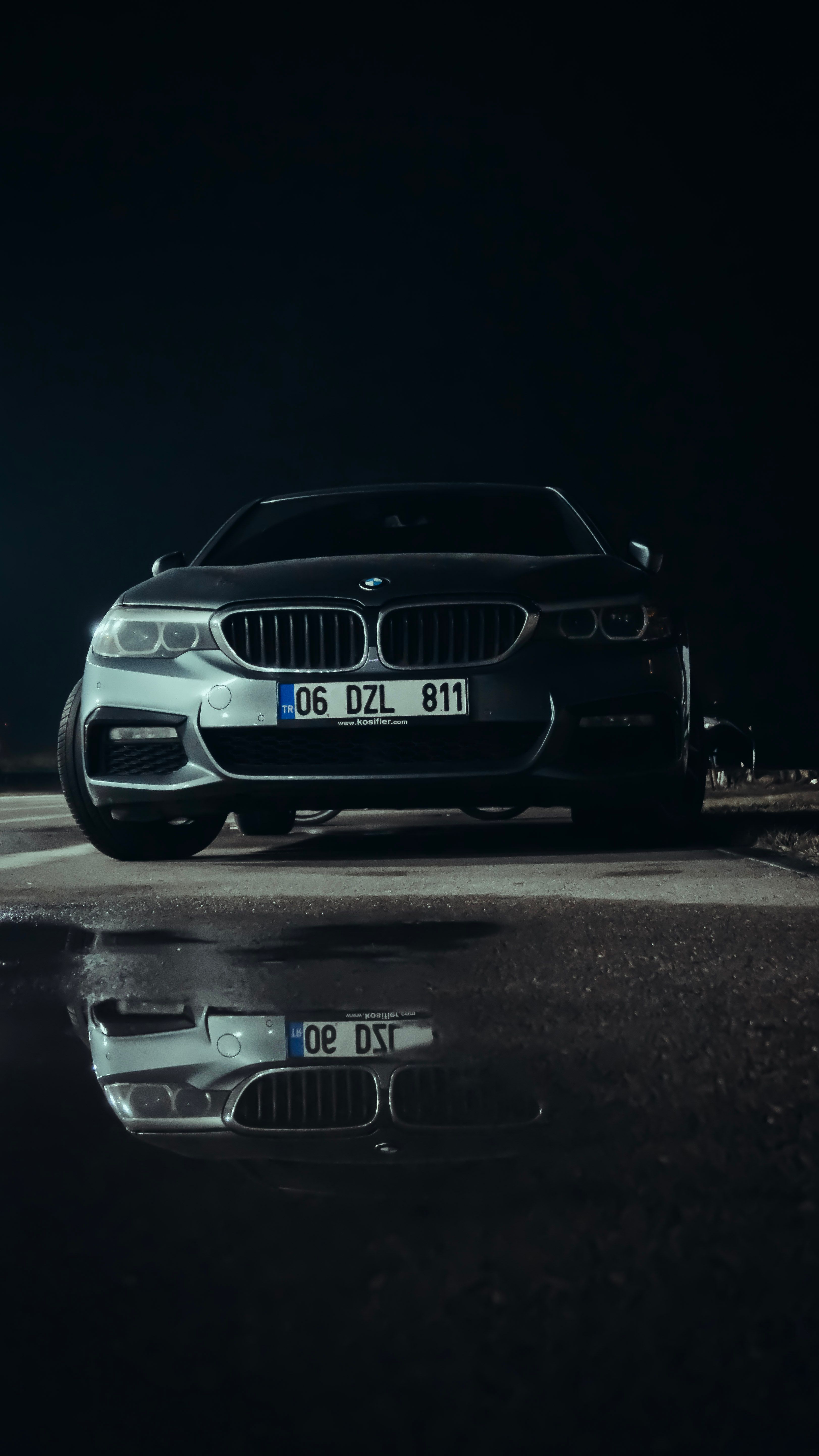 Luxury Car Night Scene Photos, Download The BEST Free Luxury Car Night ...