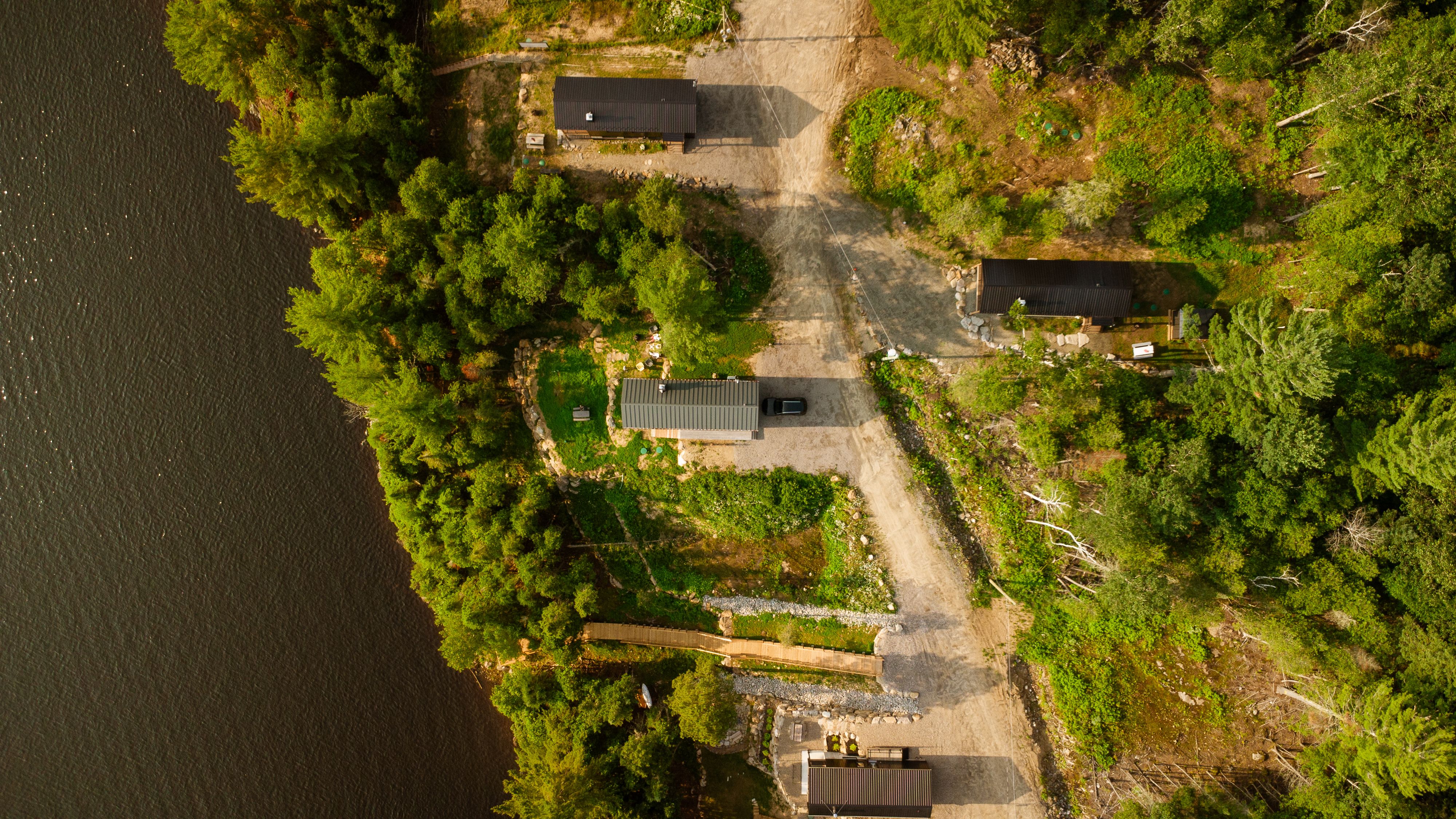 Aerial View of Lakeside Cabins in Quebec, Canada · Free Stock Photo