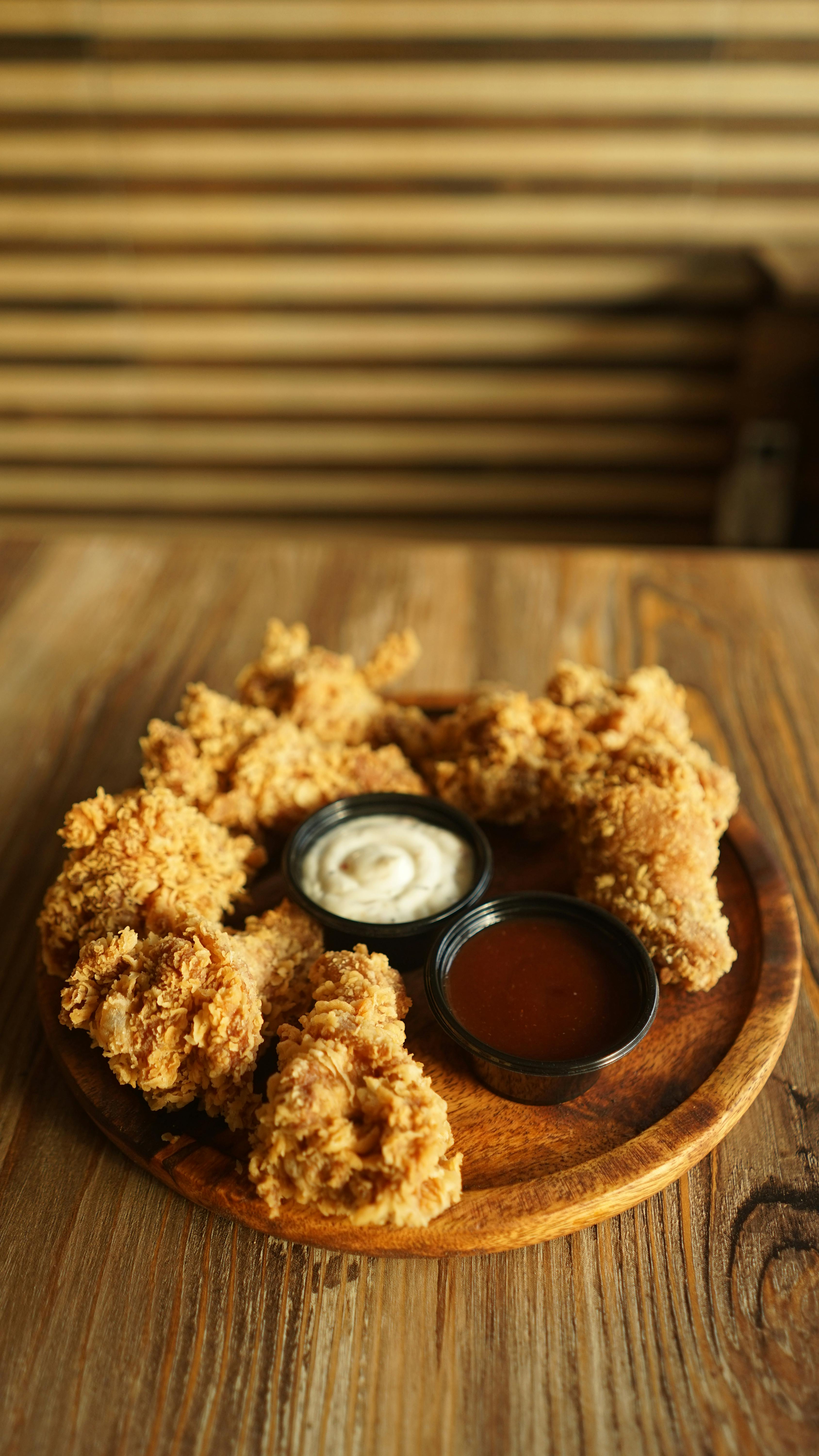 Delicious Crispy Fried Chicken Platter · Free Stock Photo