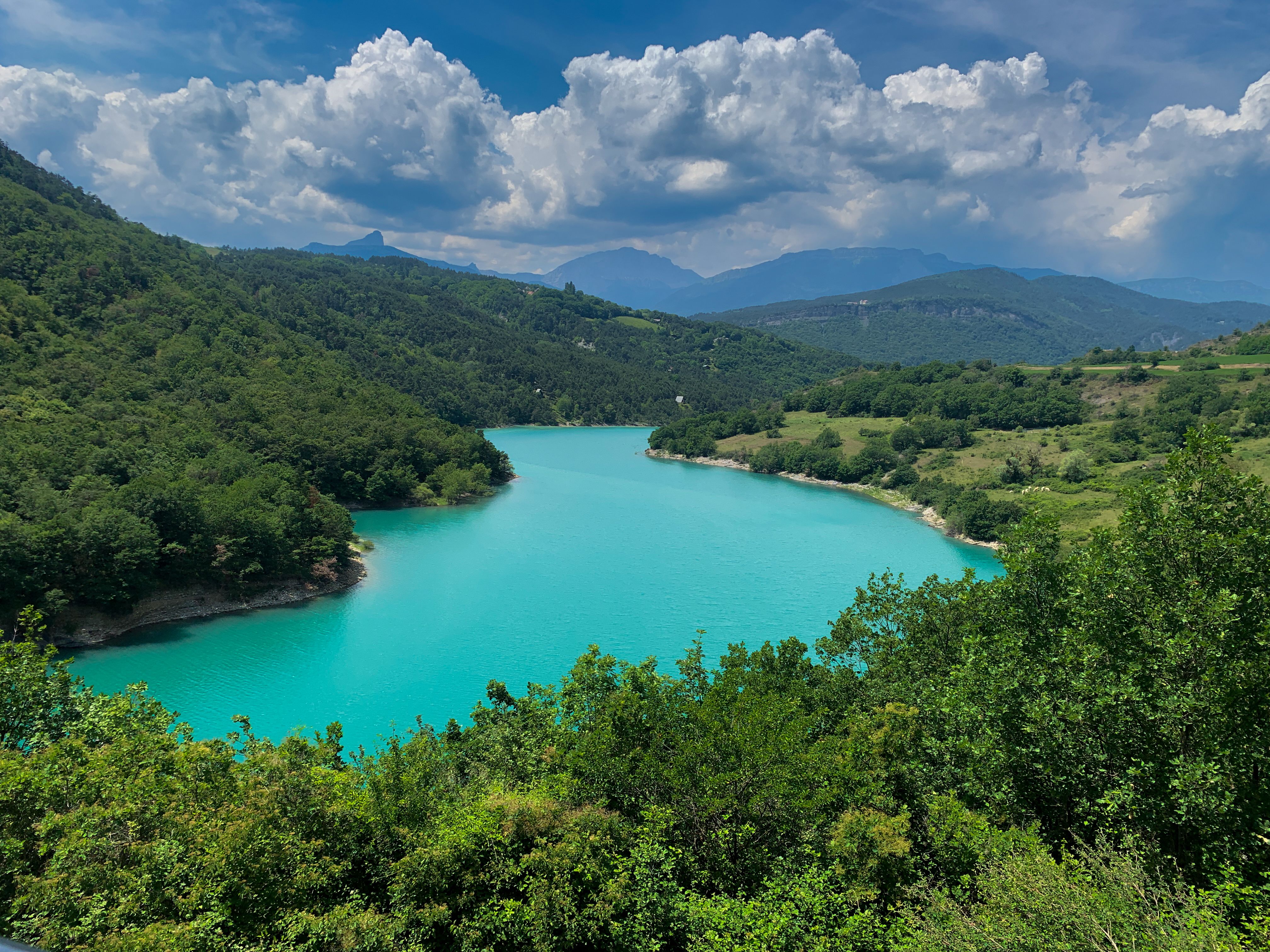 Stunning Turquoise Lake in French Alps Landscape · Free Stock Photo