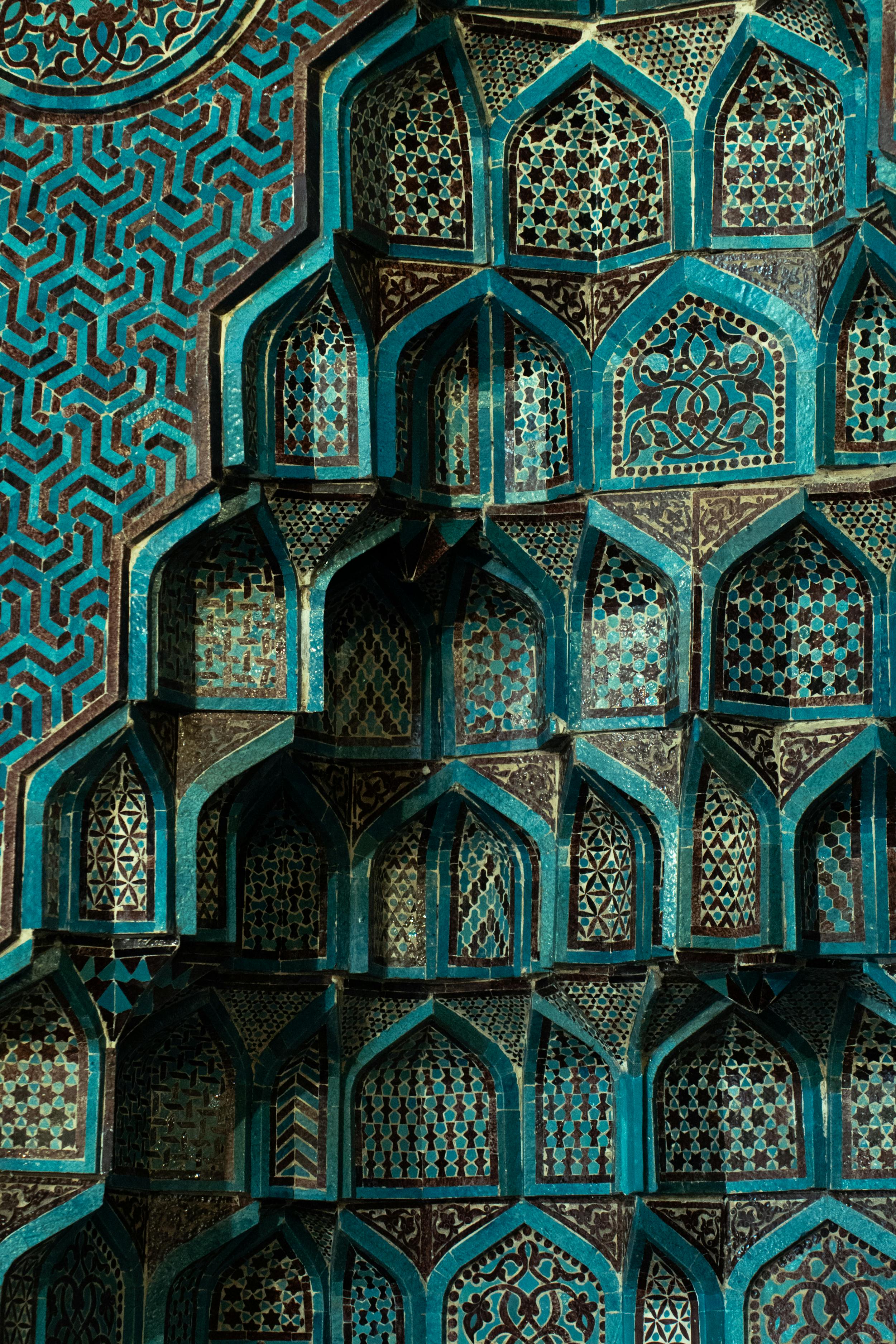 Intricate Islamic Mihrab with Turquoise Tiles · Free Stock Photo