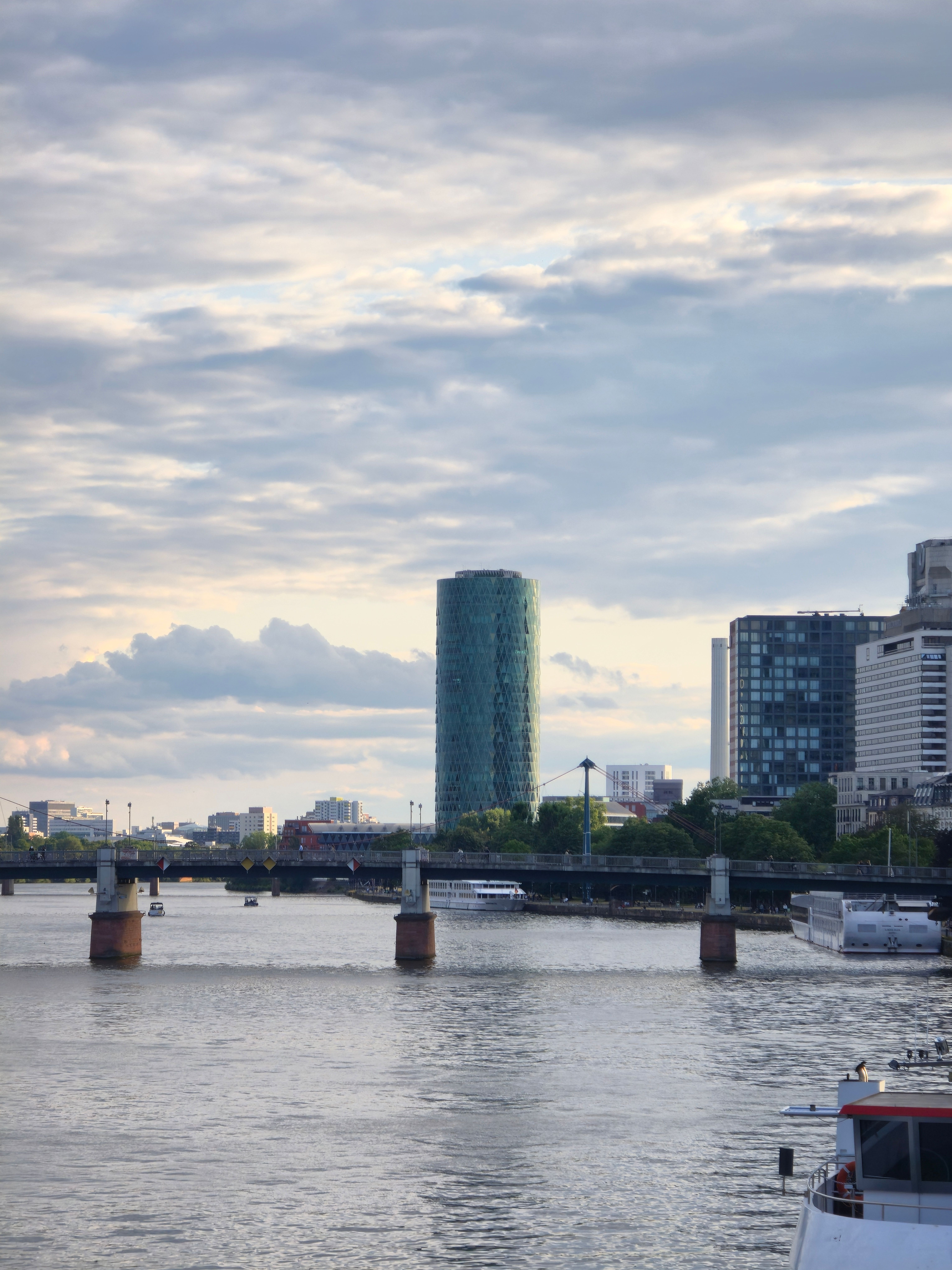 Skyline View with Modern Riverfront Architecture · Free Stock Photo