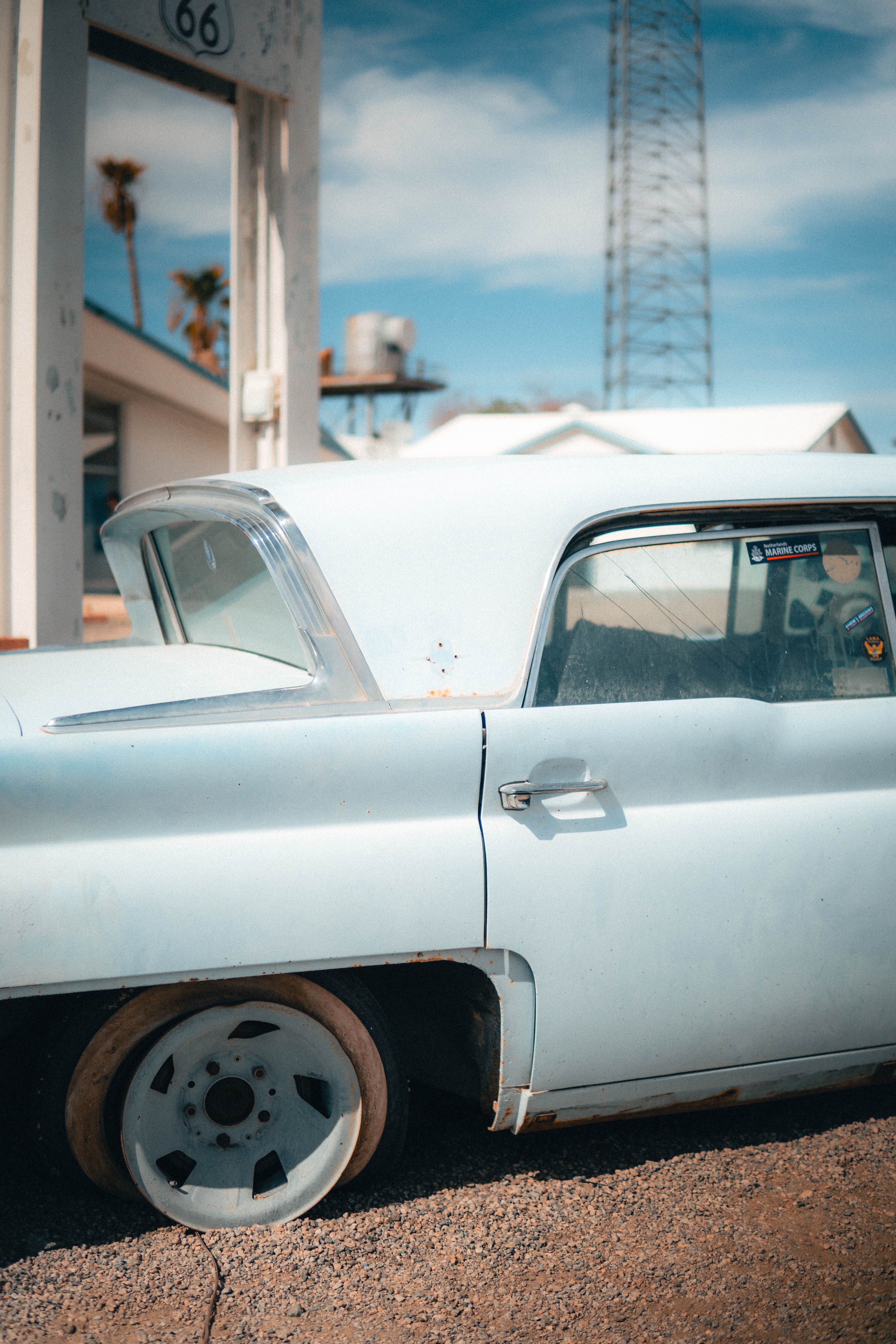 Vintage Classic Car on Iconic Route 66 · Free Stock Photo