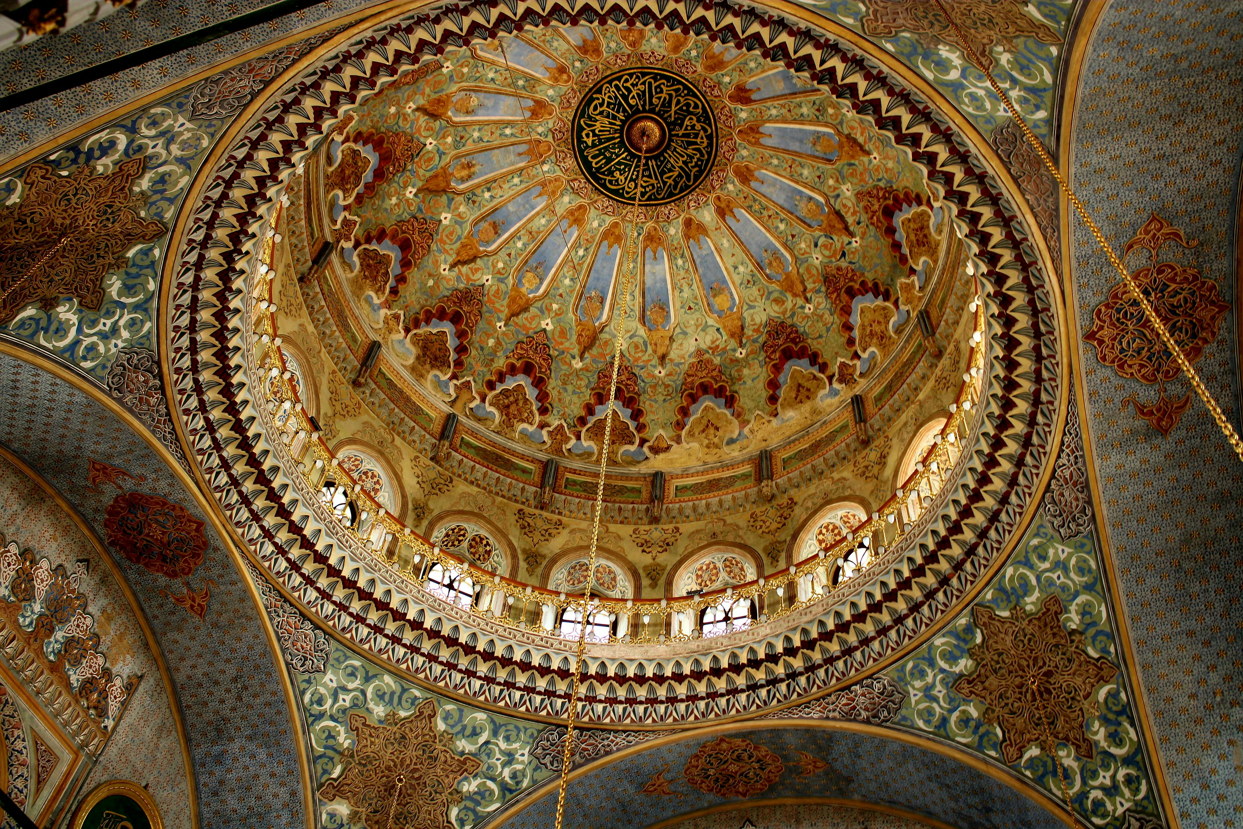 Ornate Dome of Historical Mosque Interior · Free Stock Photo