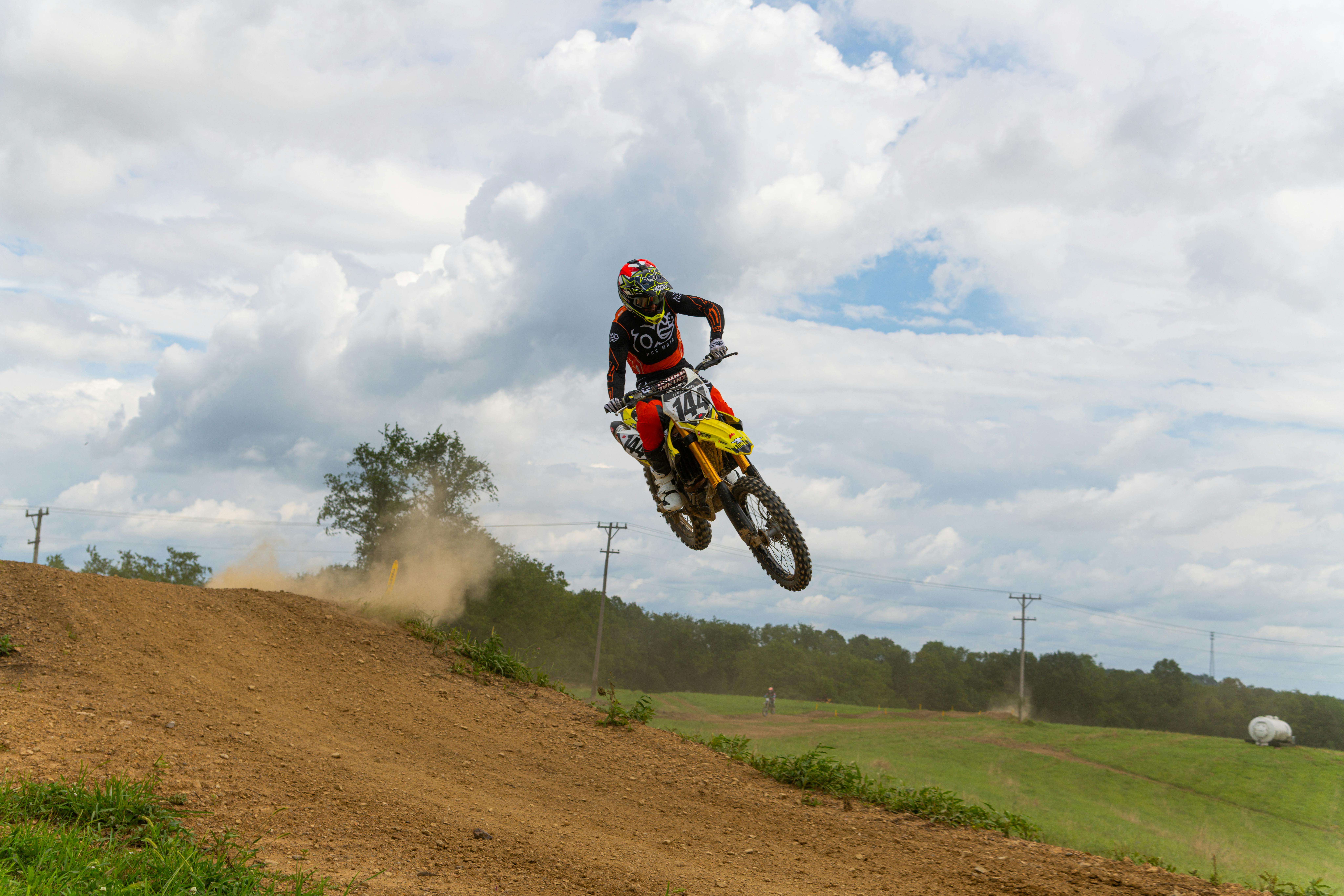 Dynamic Offroad Dirt Bike Racing in Pennsylvania · Free Stock Photo