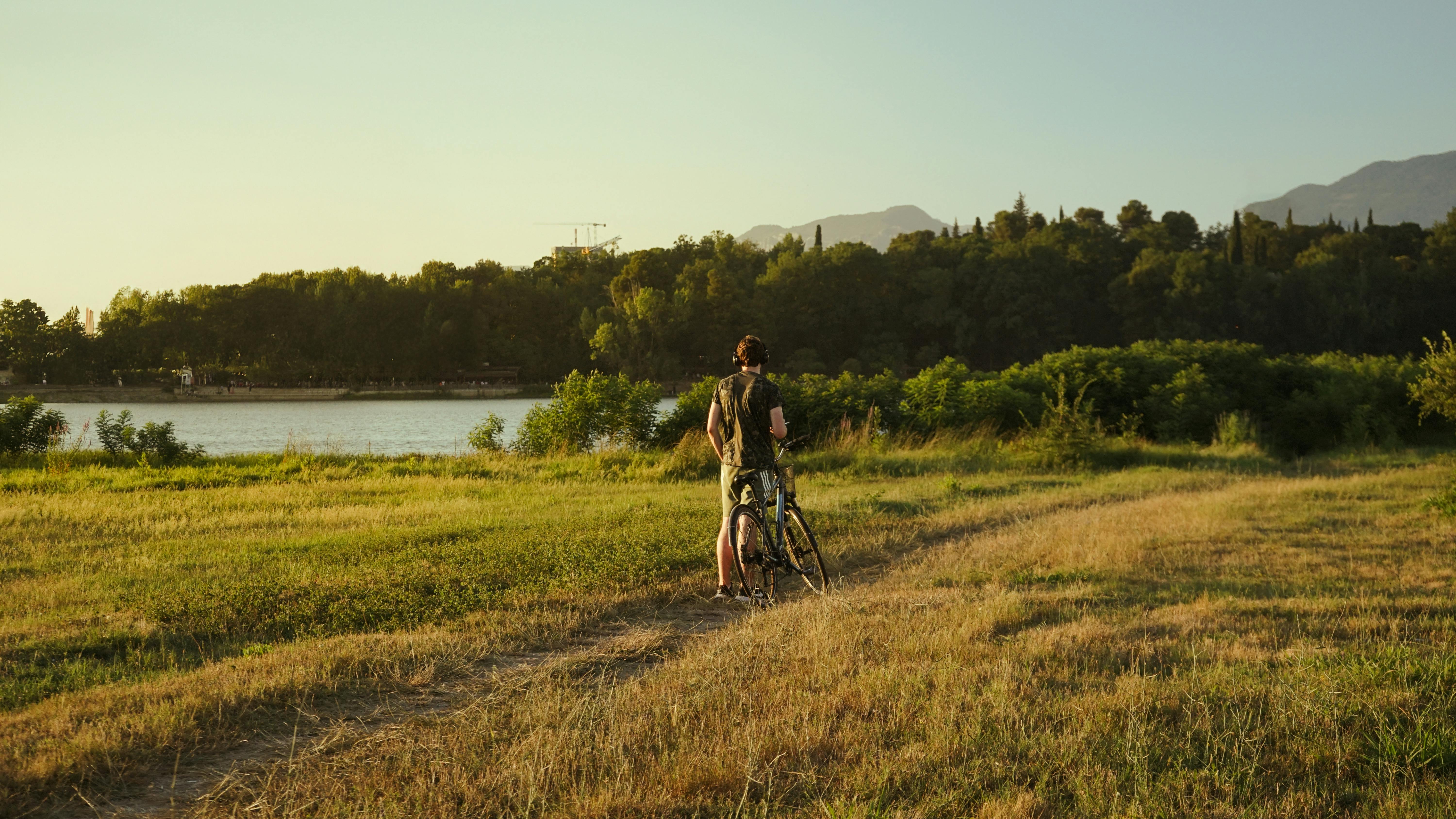 Alone Bicycle Photos, Download The BEST Free Alone Bicycle Stock Photos ...