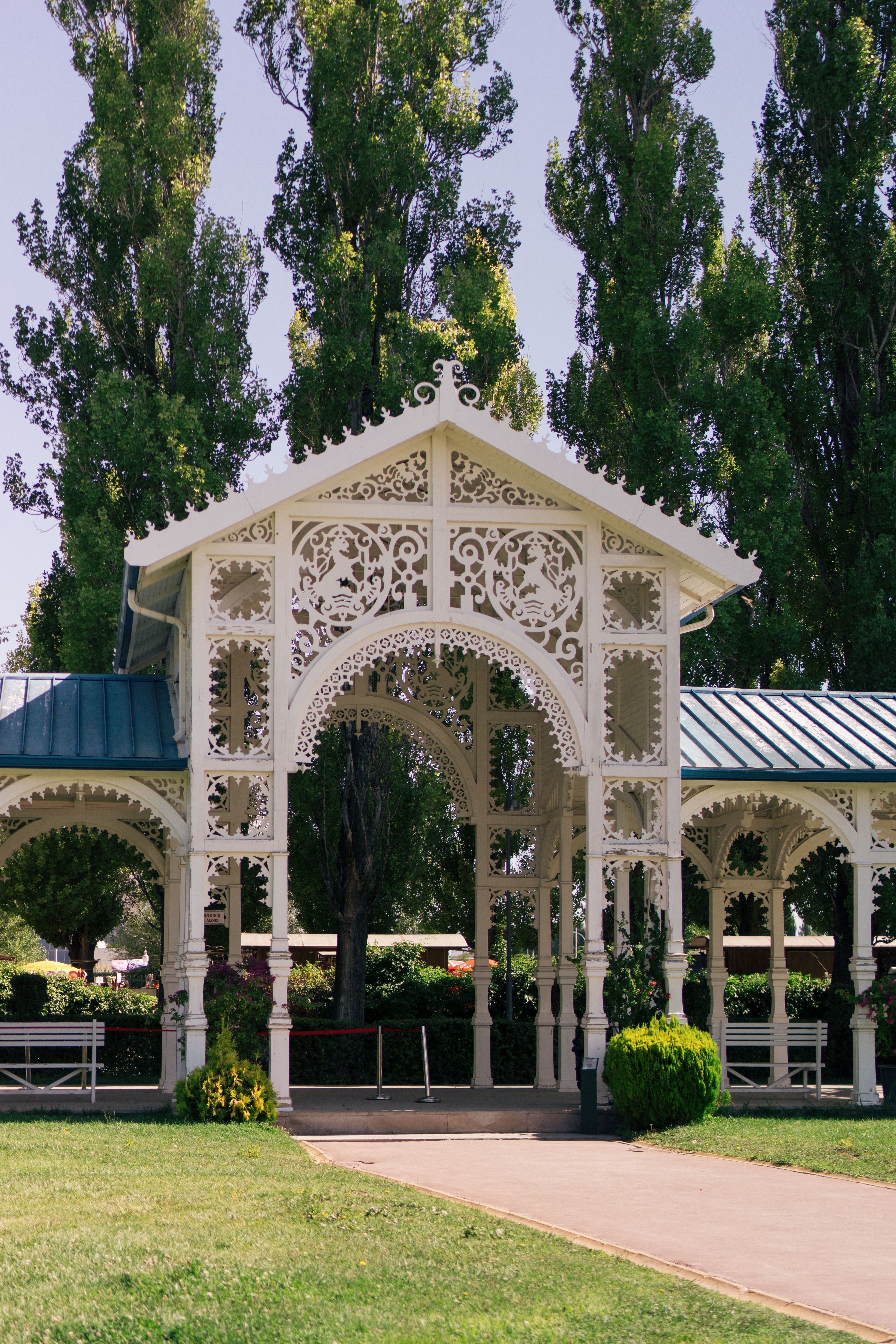 Elegant Victorian Gazebo in Lush Park Setting · Free Stock Photo
