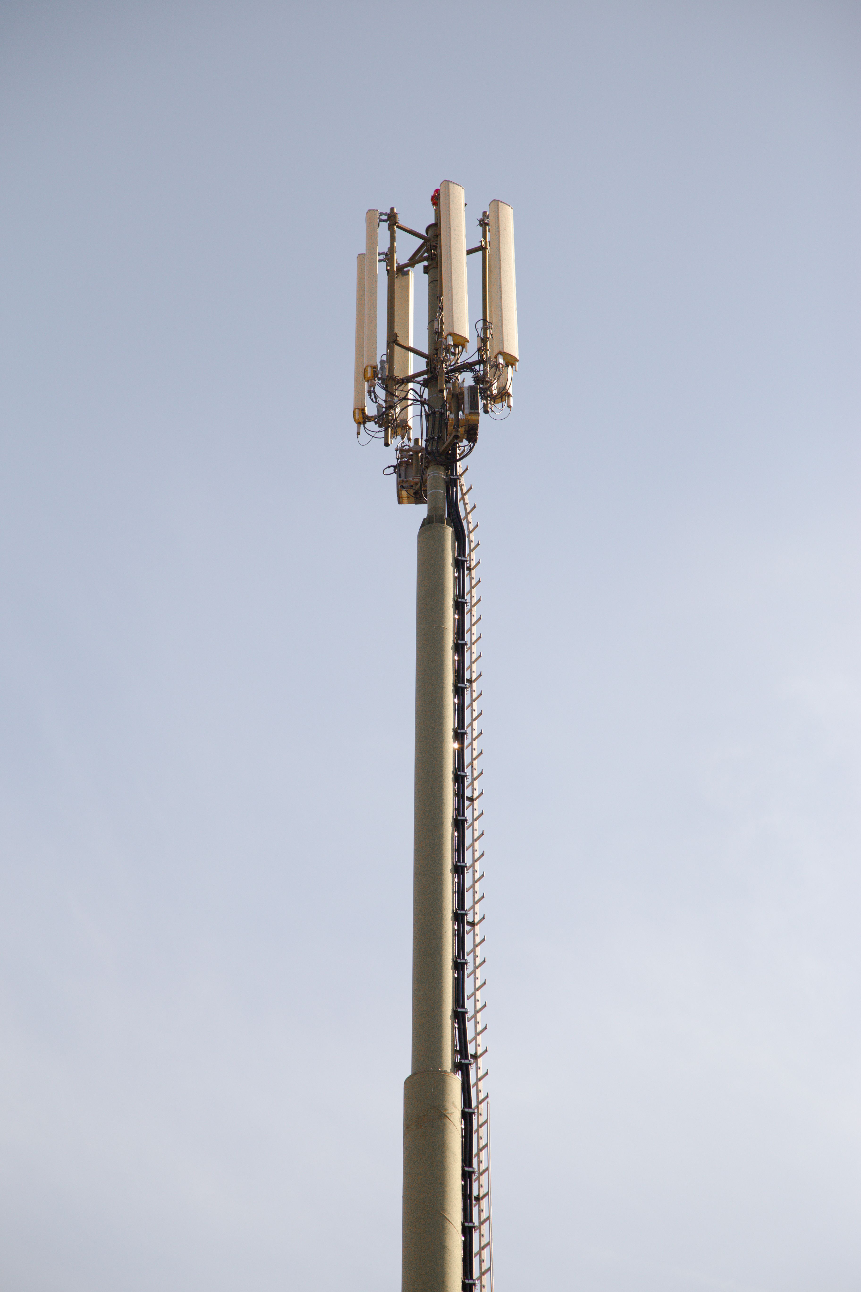 Broadcast Tower · Free Stock Photo