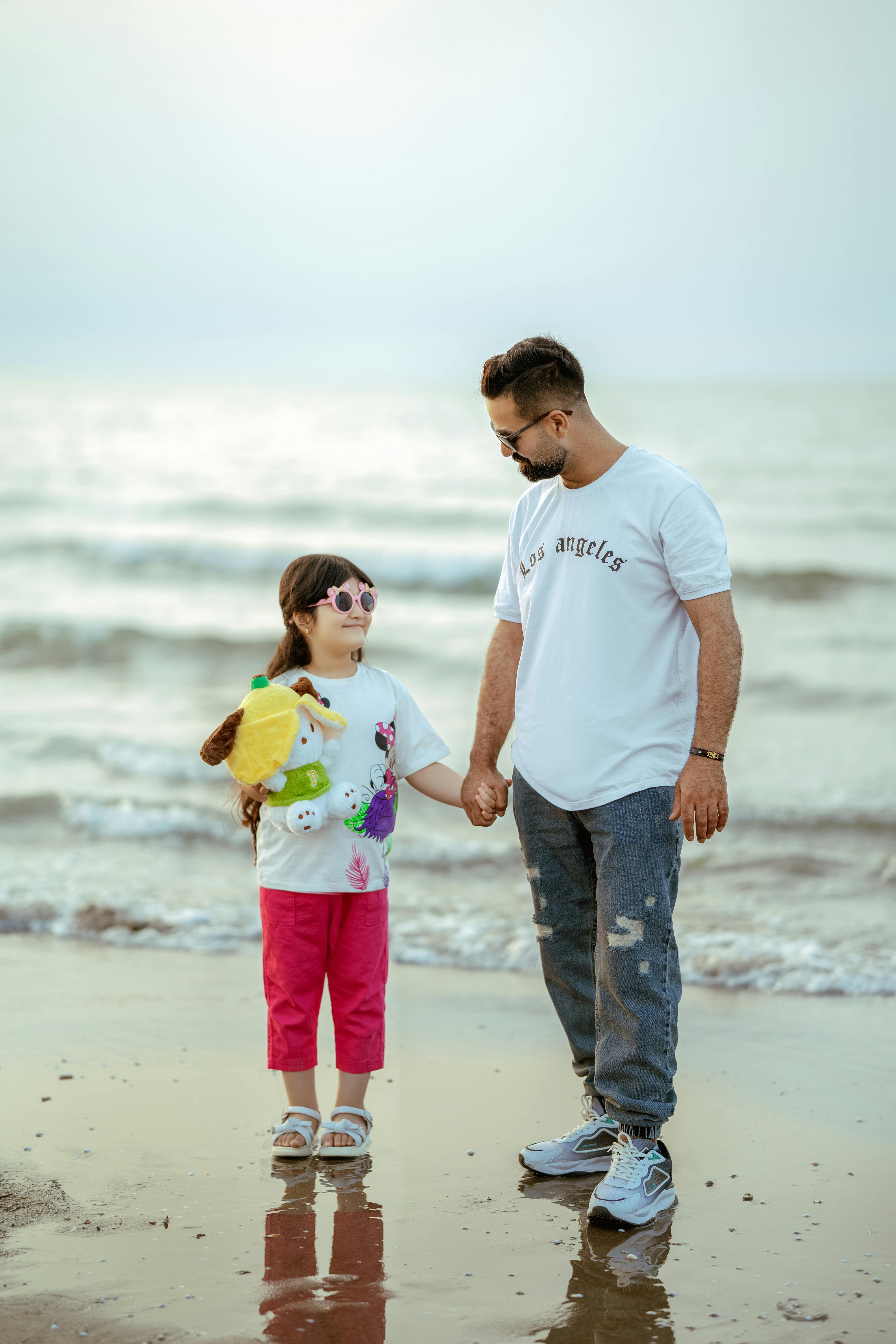 Beach Sand Spill Photos, Download The BEST Free Beach Sand Spill Stock ...