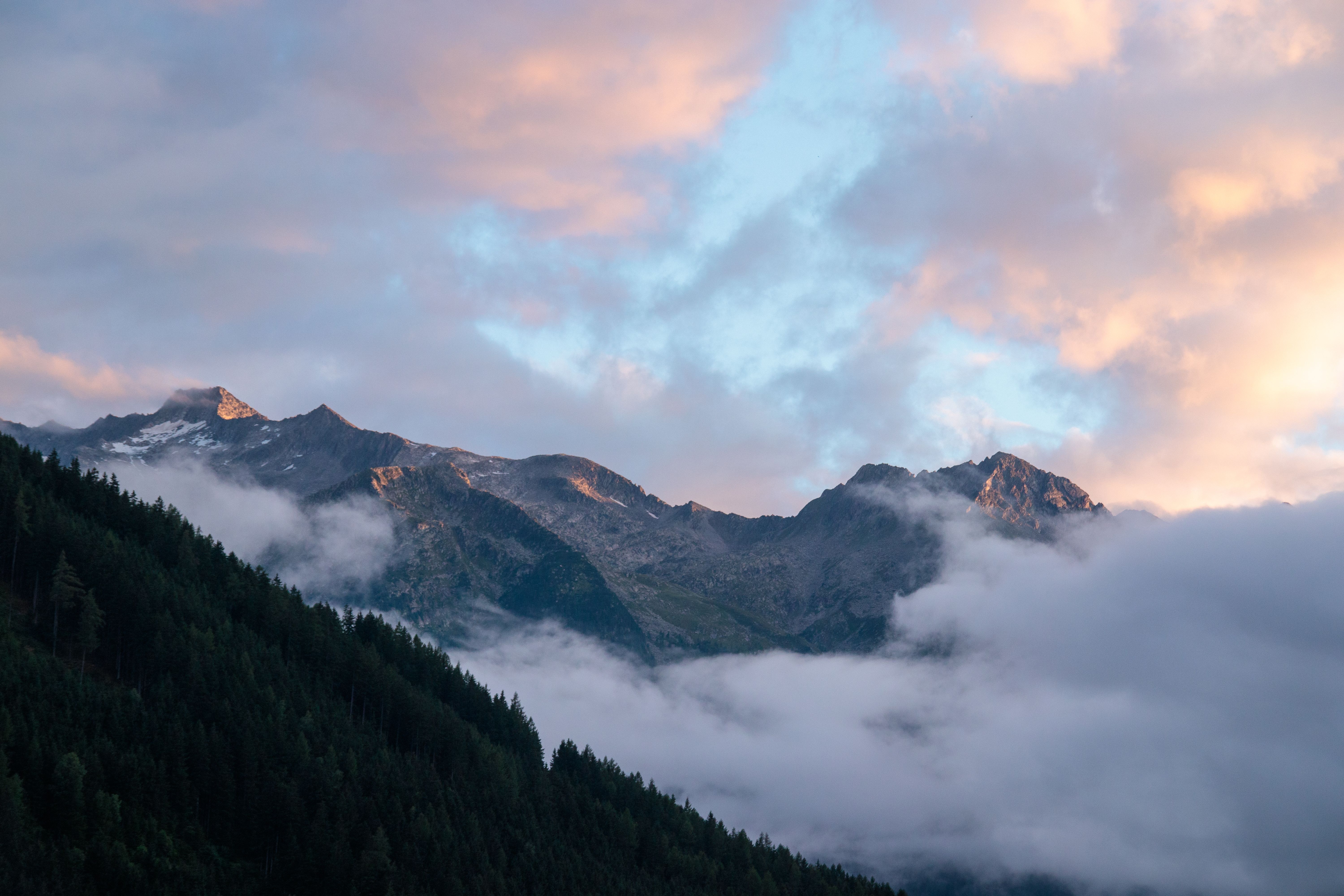 Majestic Mountain Range at Sunset · Free Stock Photo