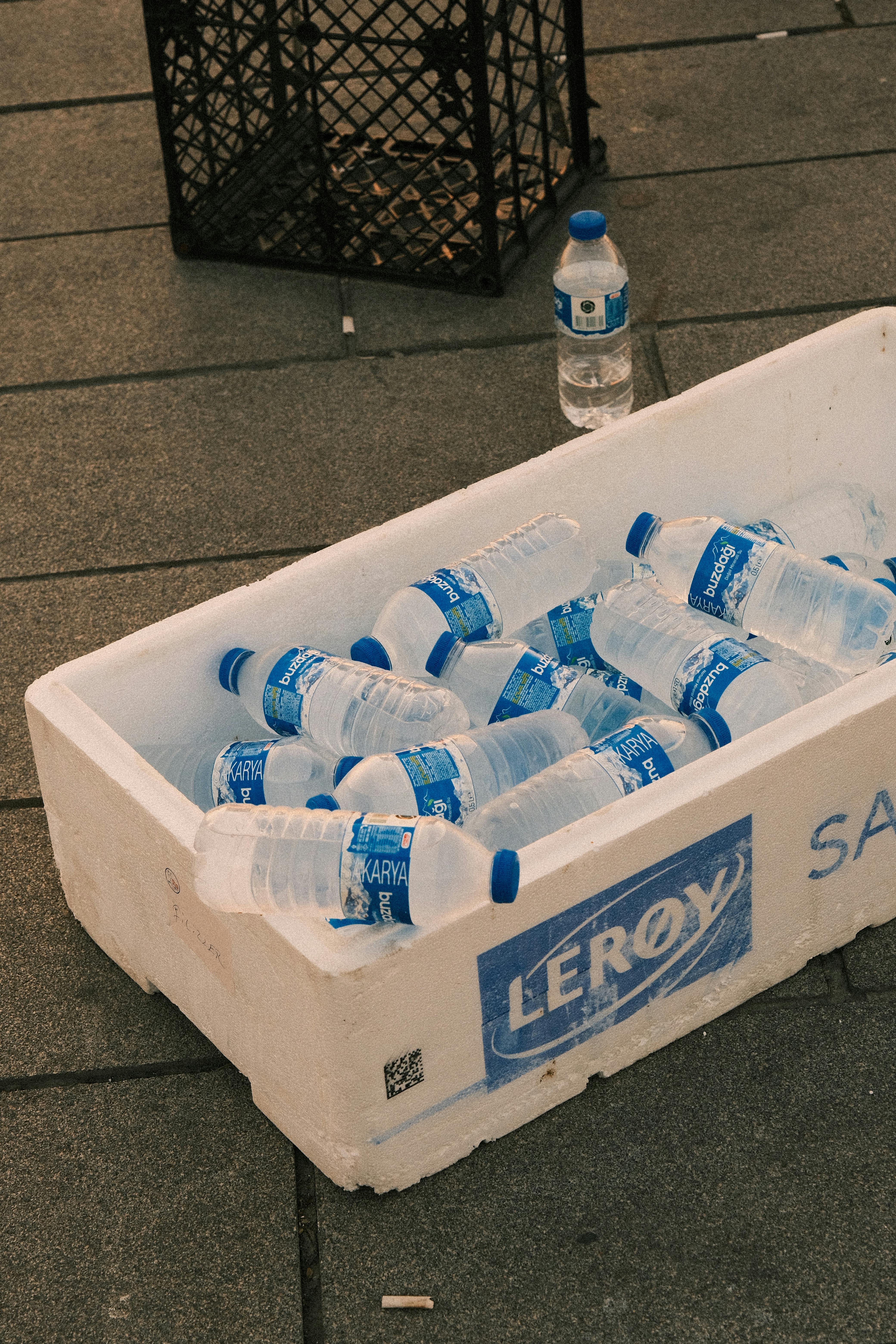 10.000+ Foto Colmek+pakai+botol+minuman Terbaik · Unduh Gratis 100% · Foto Stok Pexels