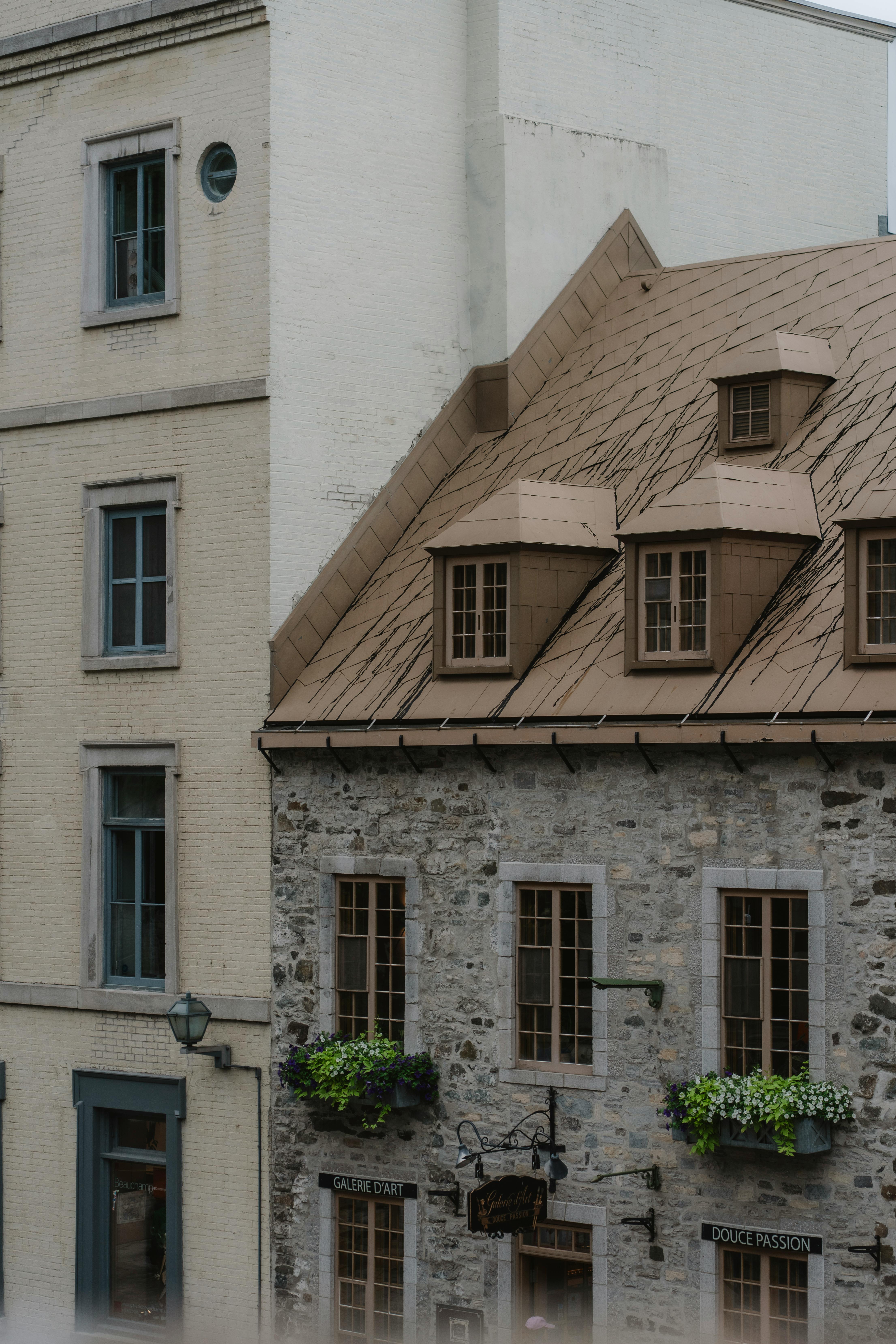 Charming Architecture in Old Québec Street Scene · Free Stock Photo