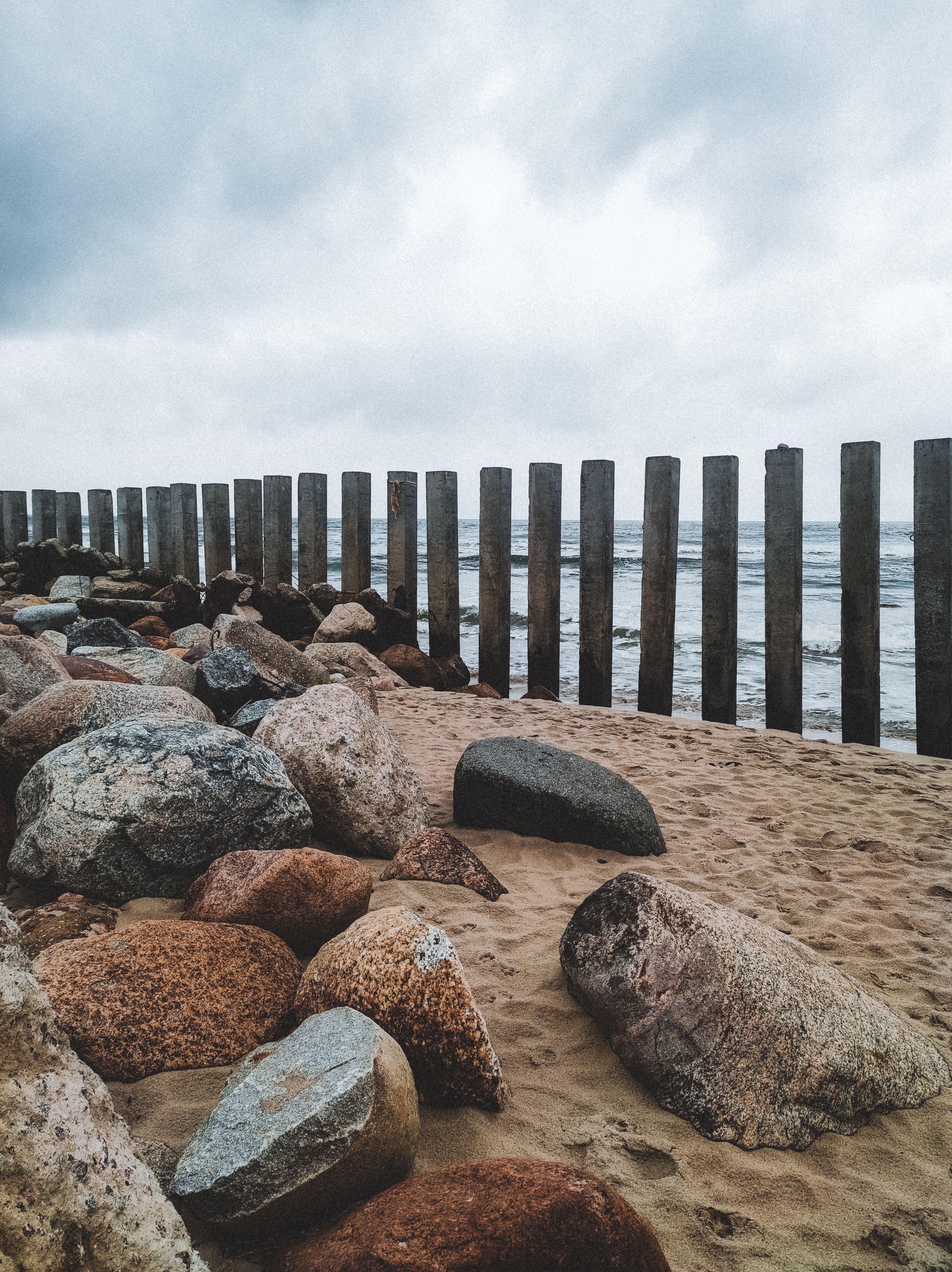 Rocky Beach with Wood Breakwater in Svetlogorsk · Free Stock Photo