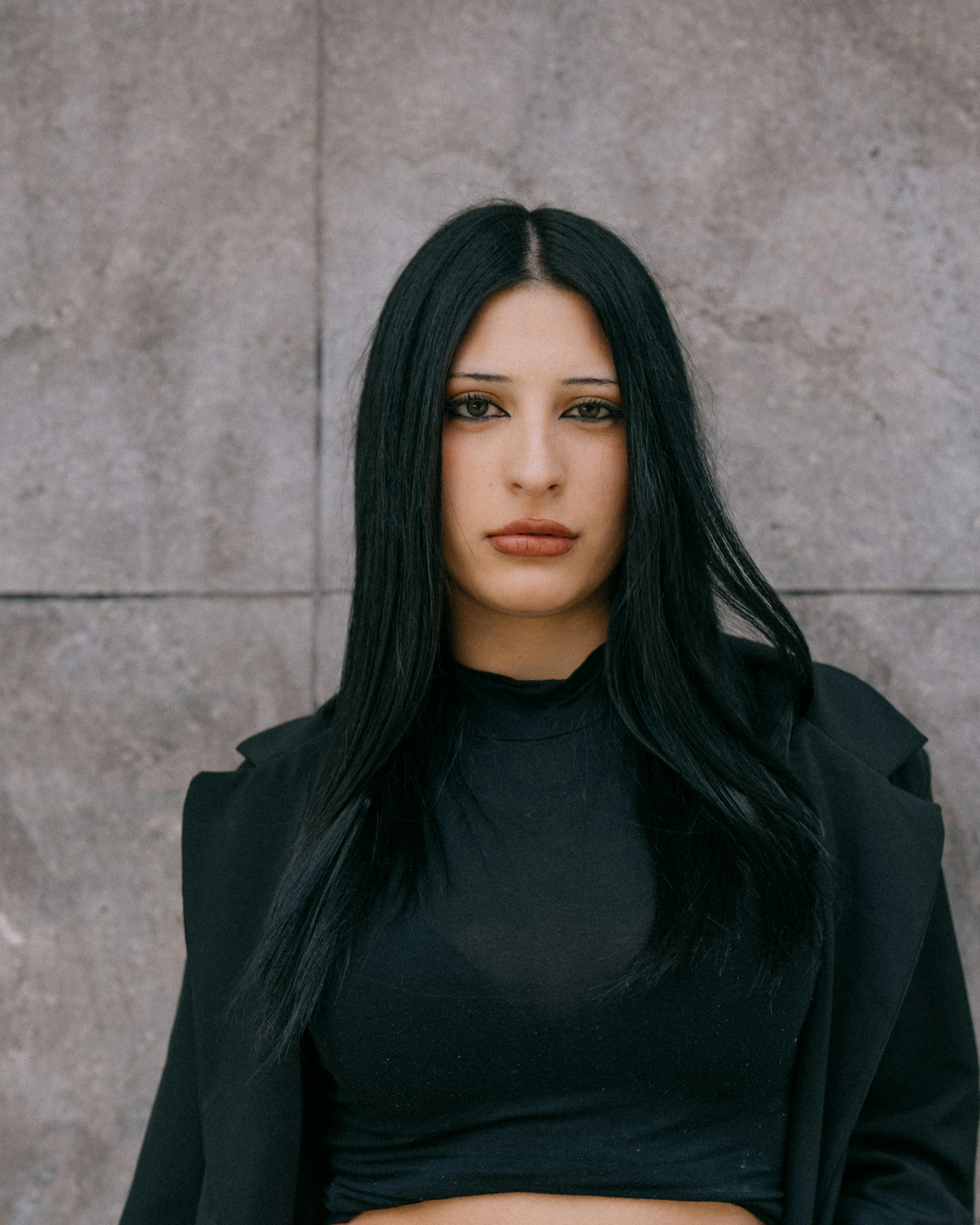 A Person With Simple Pose Photos, Download The BEST Free A Person With ...