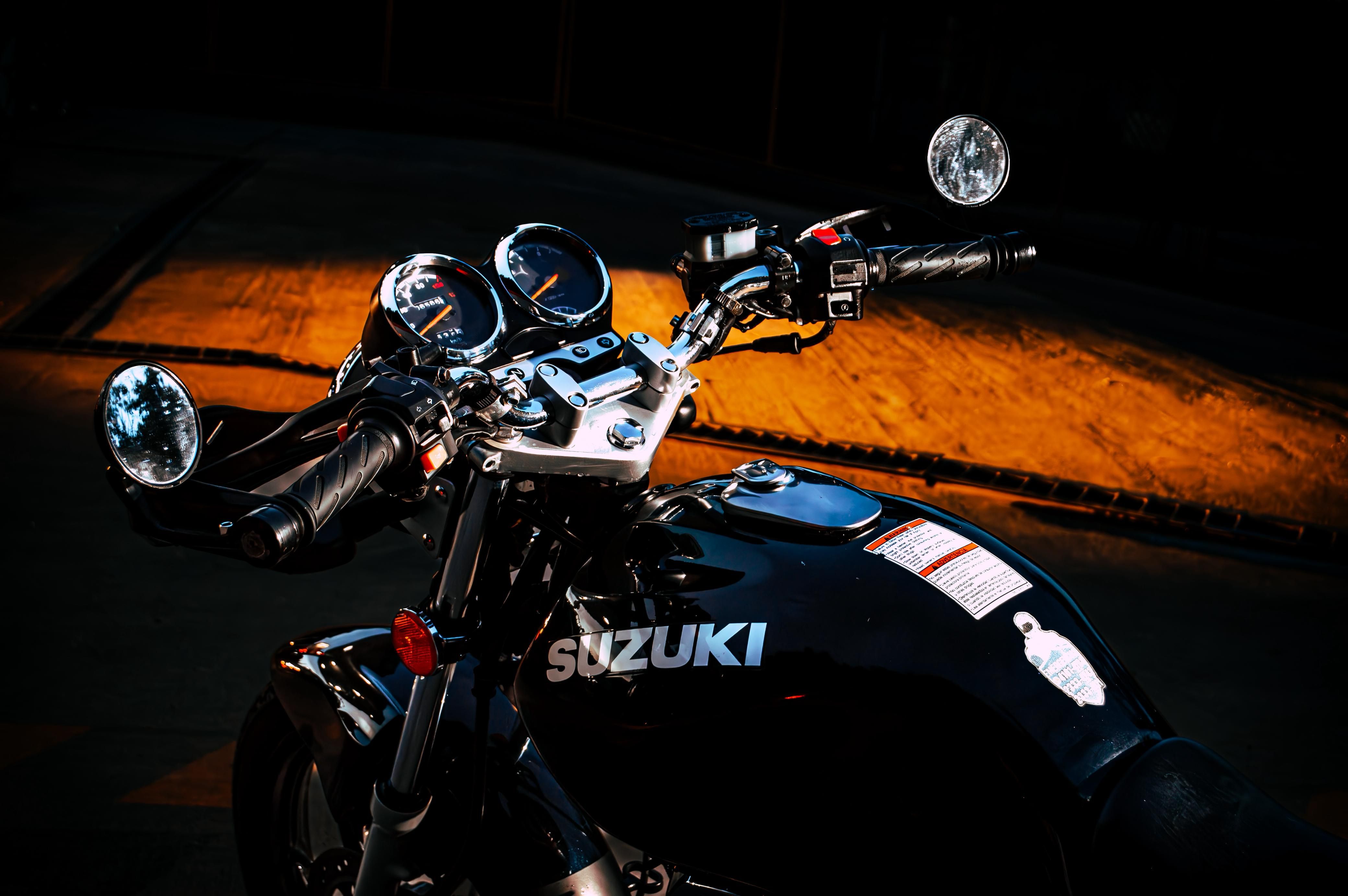 Close-Up of Suzuki Motorcycle Handlebars · Free Stock Photo