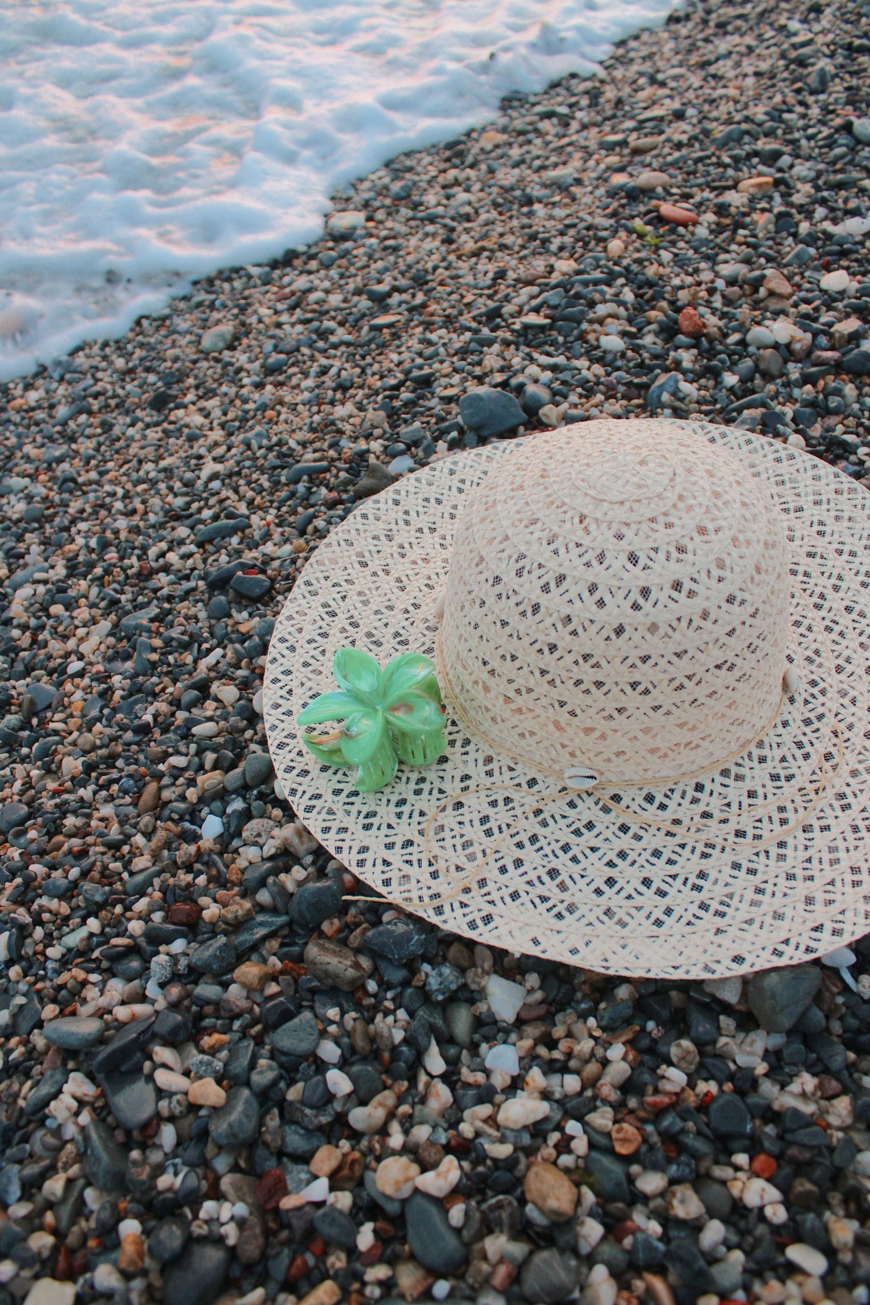 Beach Sand Spill Photos, Download The BEST Free Beach Sand Spill Stock ...