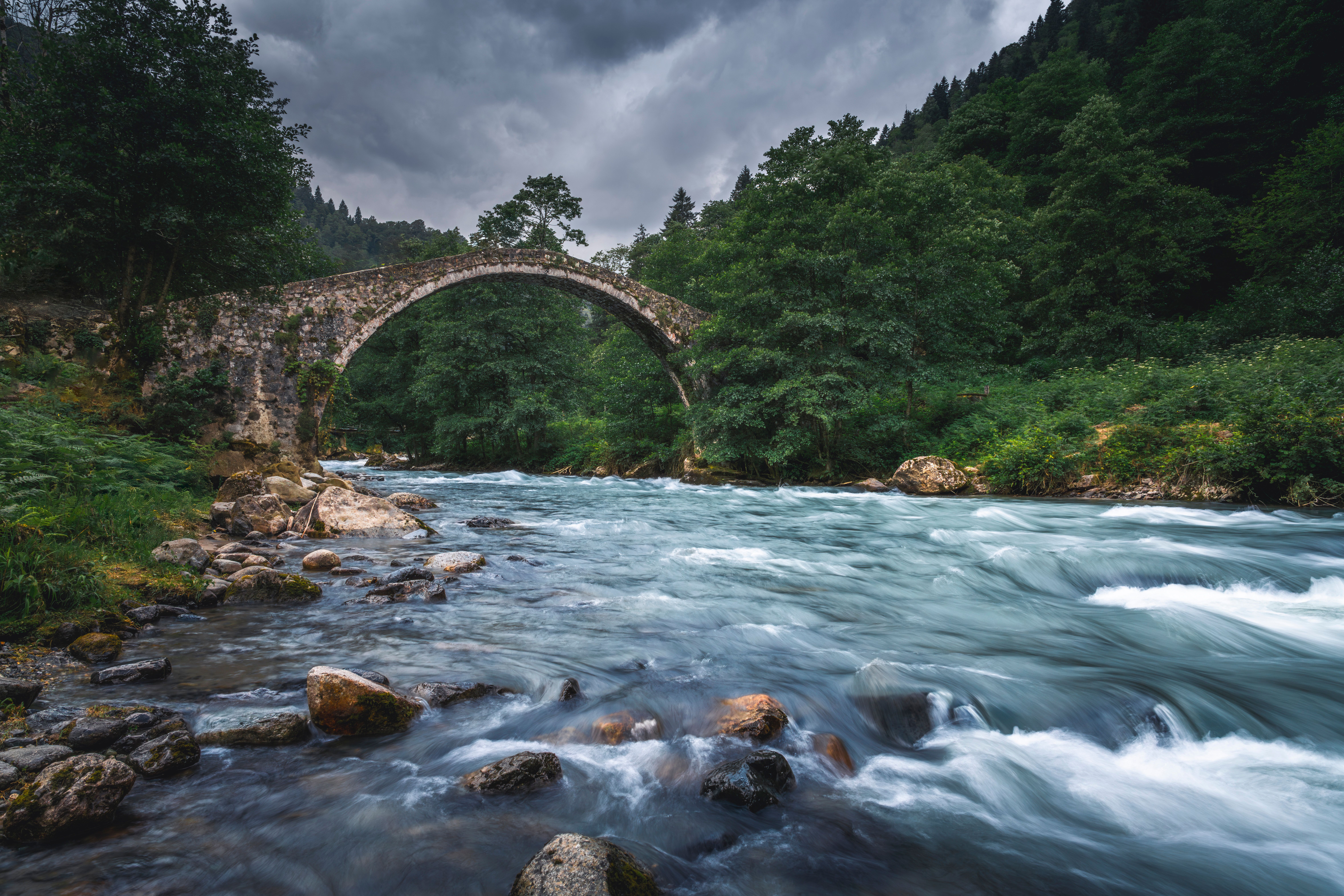 Stone Bridge Over Rapid River in Çamlıhemşin · Free Stock Photo