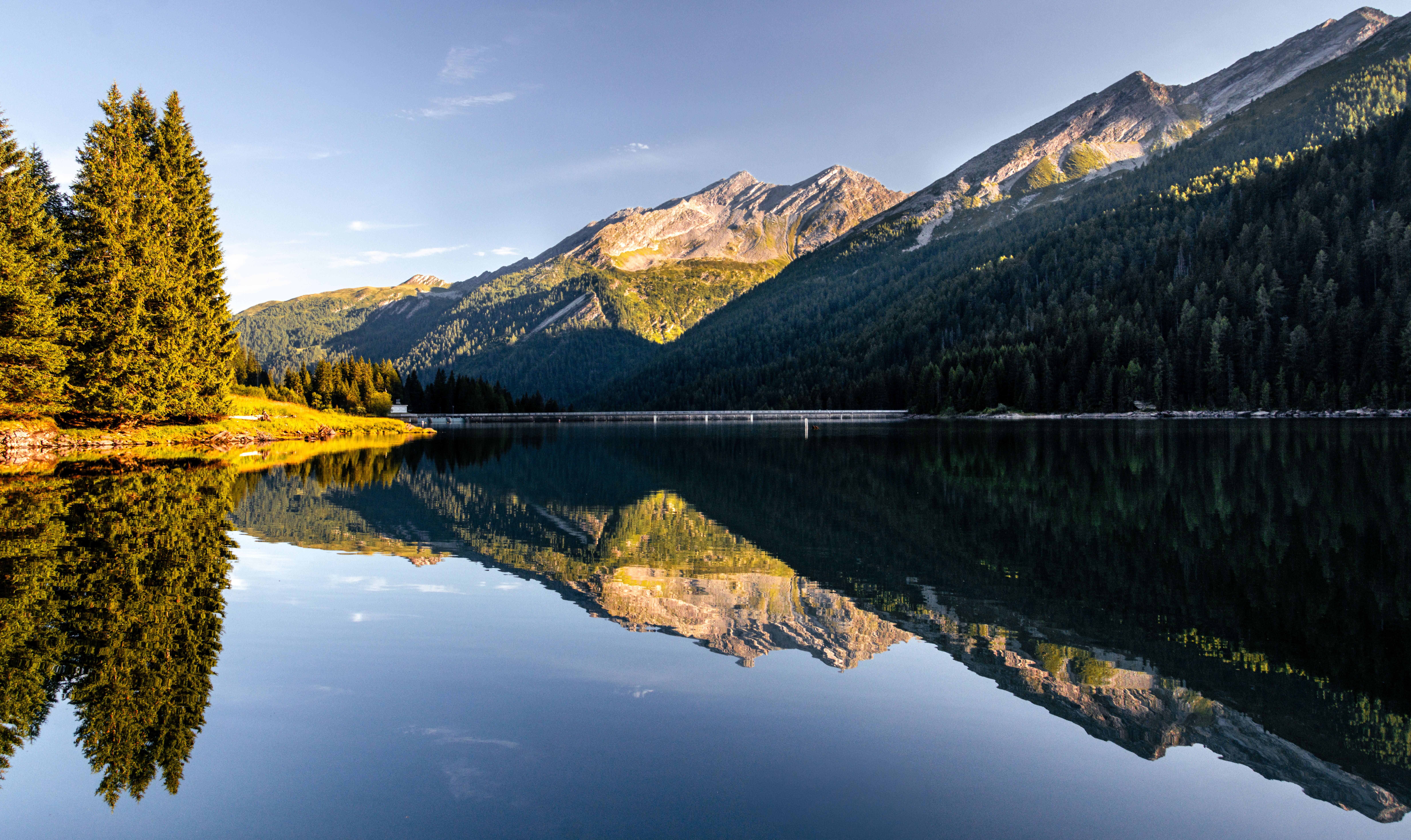 Stunning Mountain Landscape Reflection in Tranquil Lake · Free Stock Photo