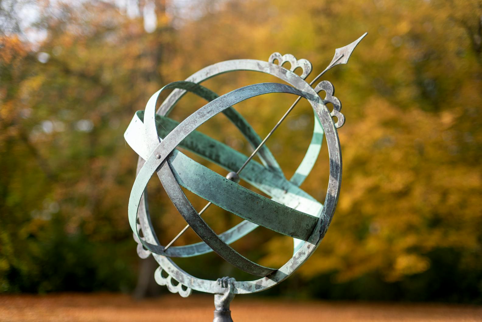 List of clocks from sundials to atomic timekeeping explained