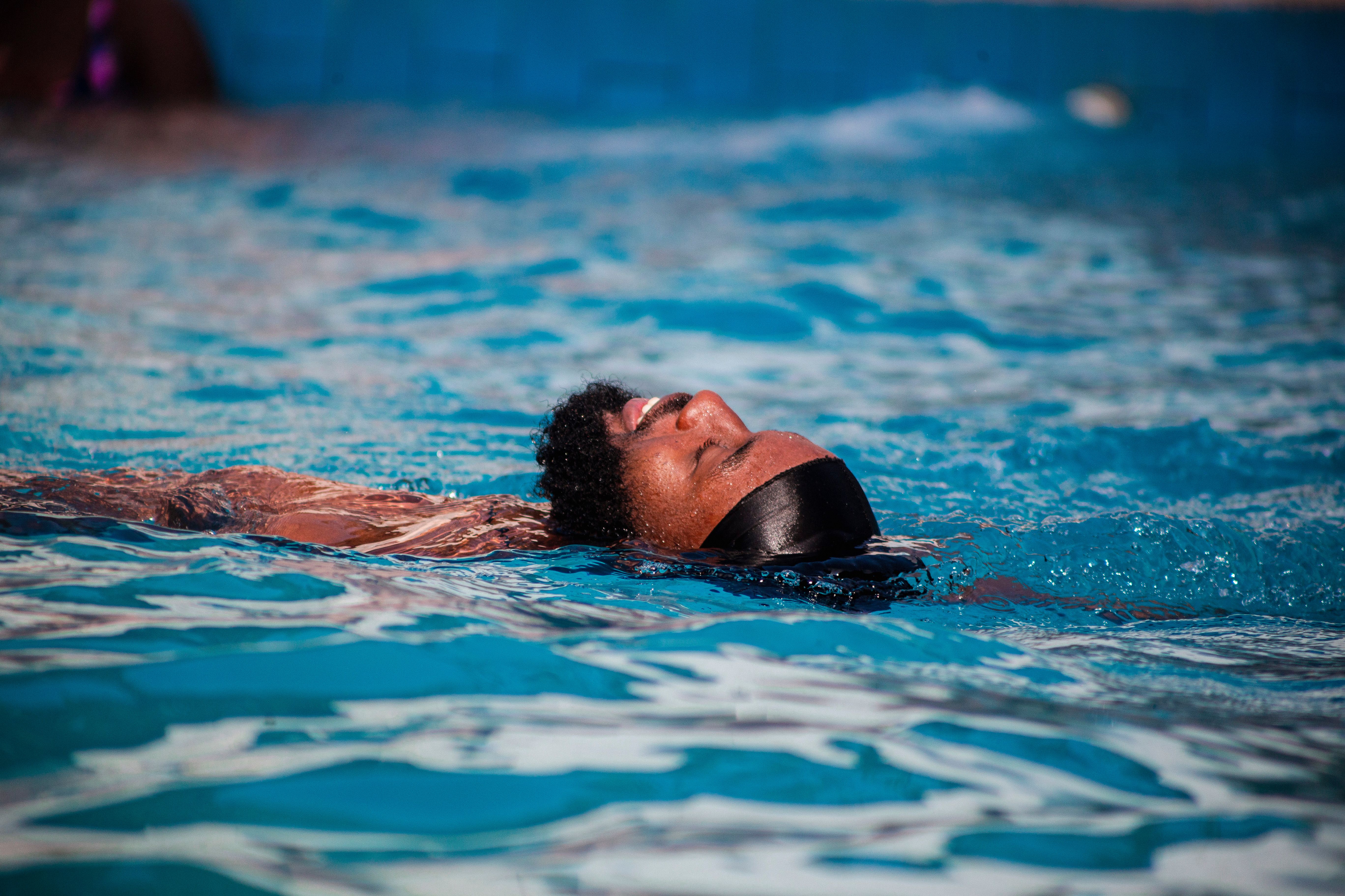 Men] In Swimming Pool Photos, Download The BEST Free Men] In Swimming ...