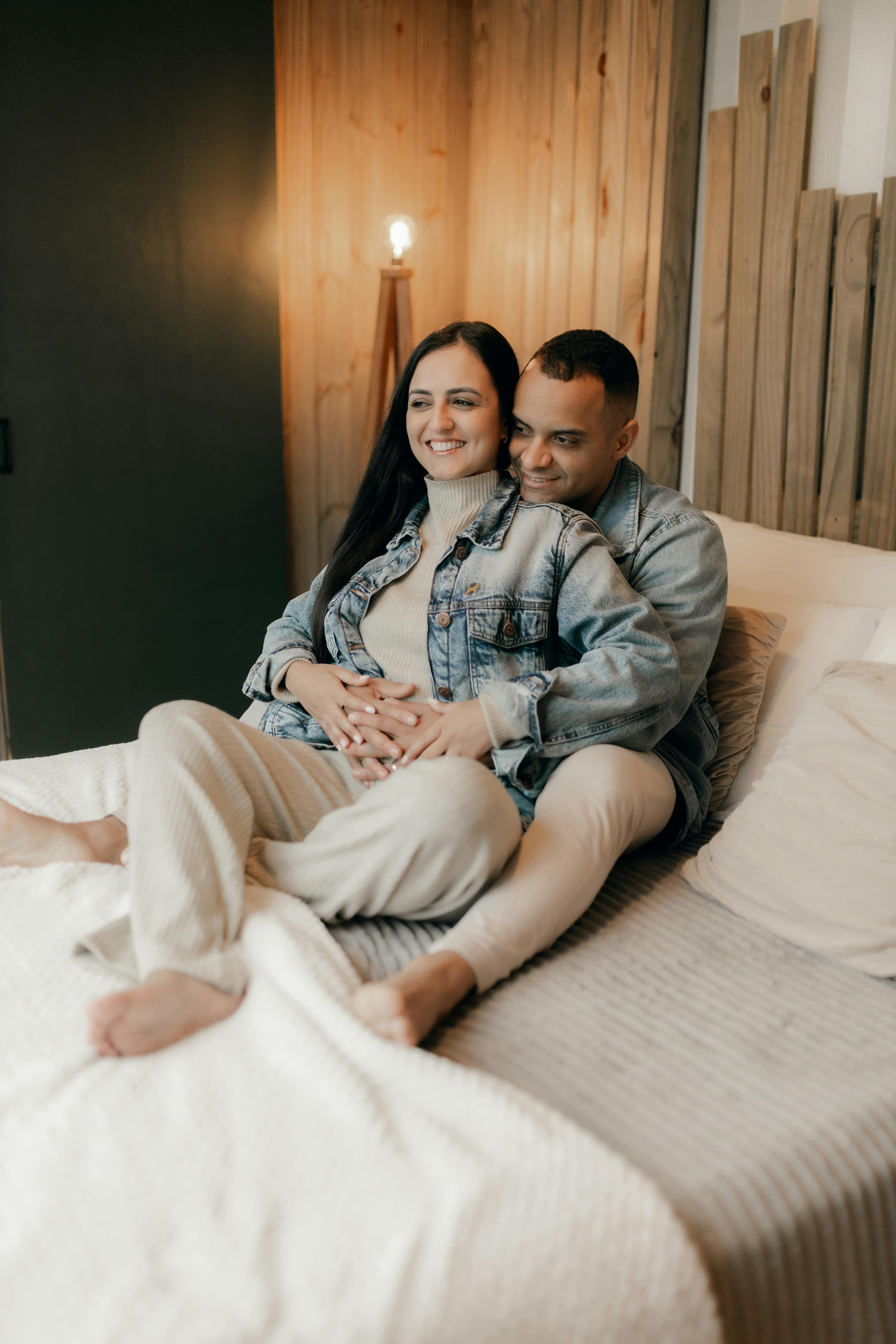 Falling Onto Bed Photos, Download The BEST Free Falling Onto Bed Stock ...