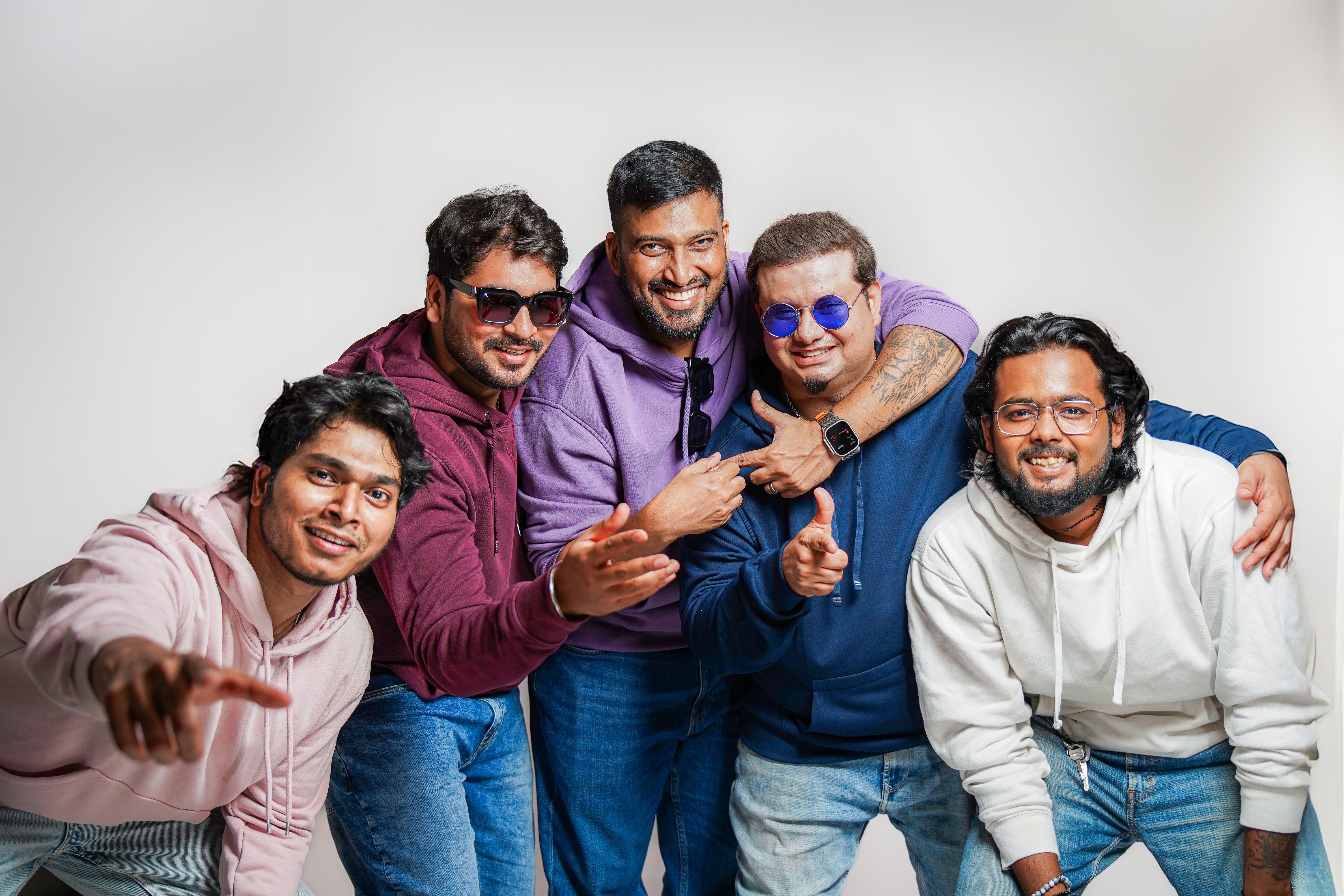 Young Group Of Friends Photos, Download The BEST Free Young Group Of ...