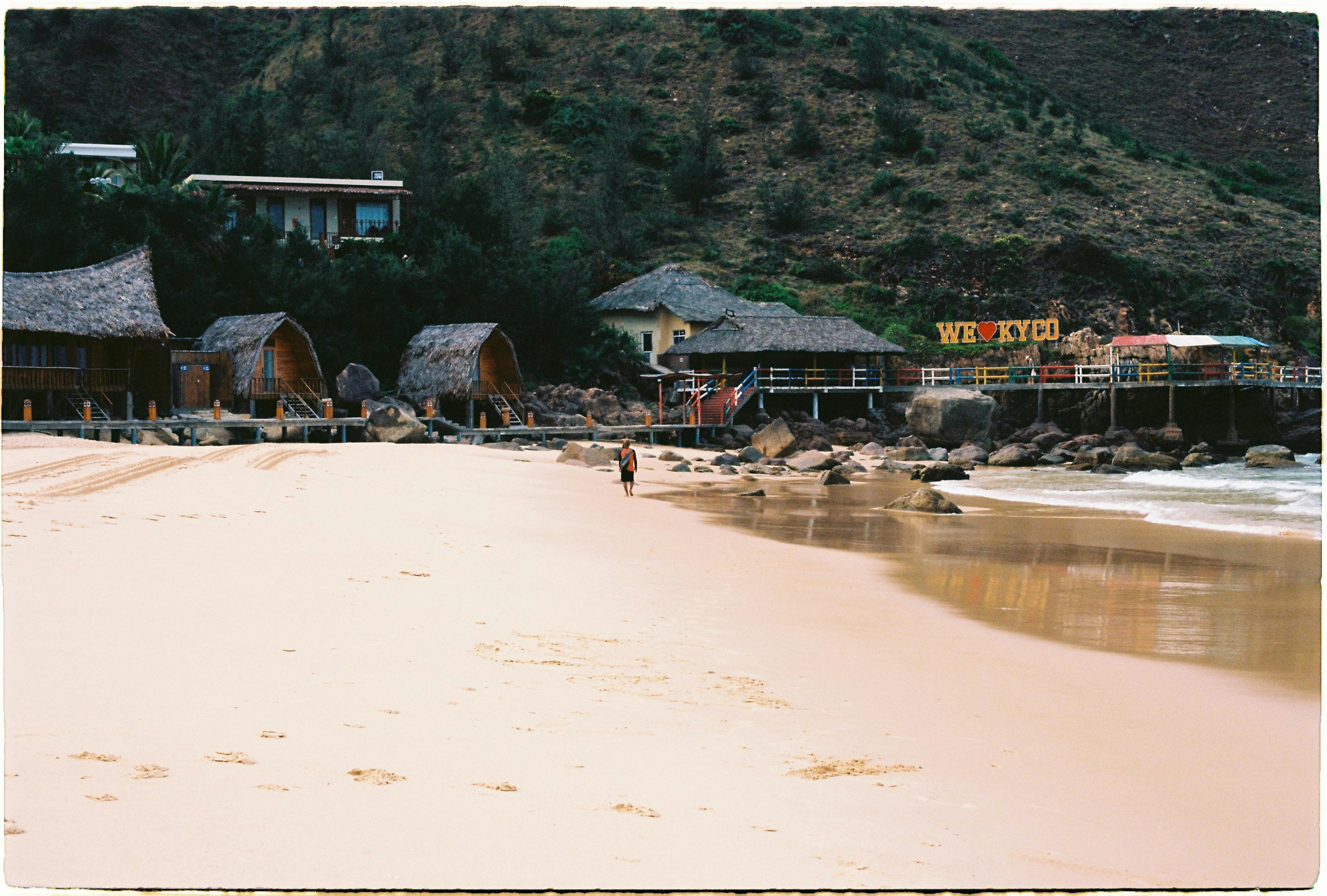 Remote Huts Photos, Download The BEST Free Remote Huts Stock Photos ...