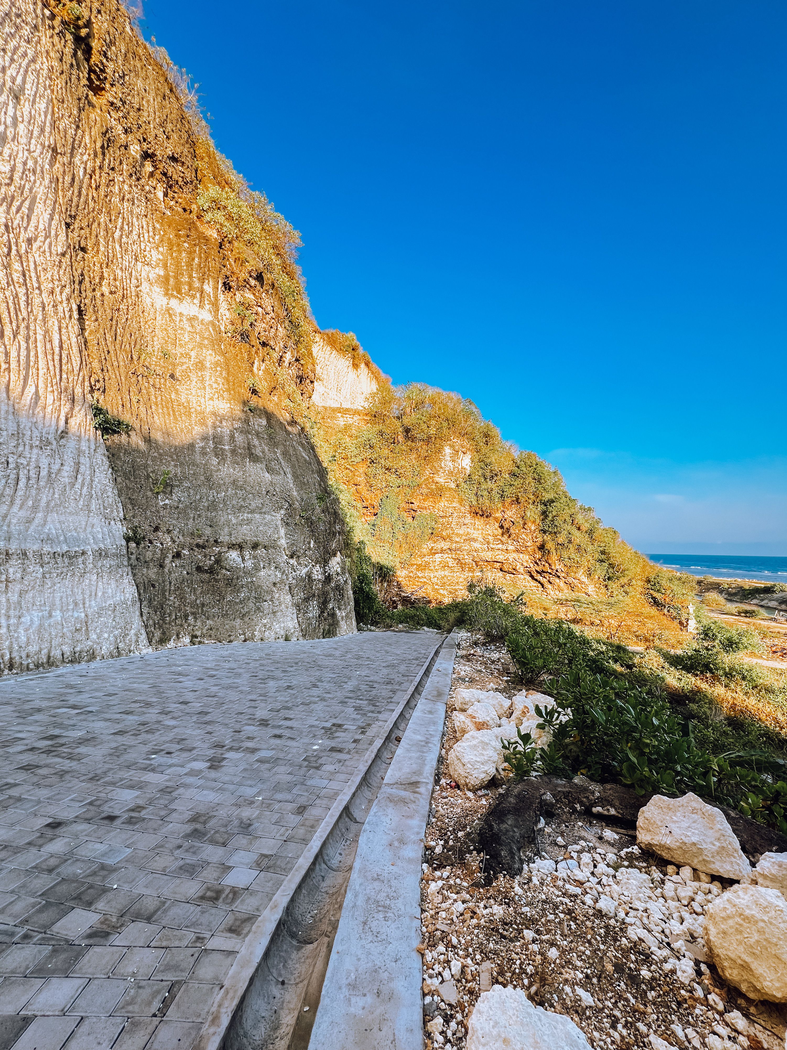 Scenic Cliffside Pathway in Bali, Indonesia · Free Stock Photo
