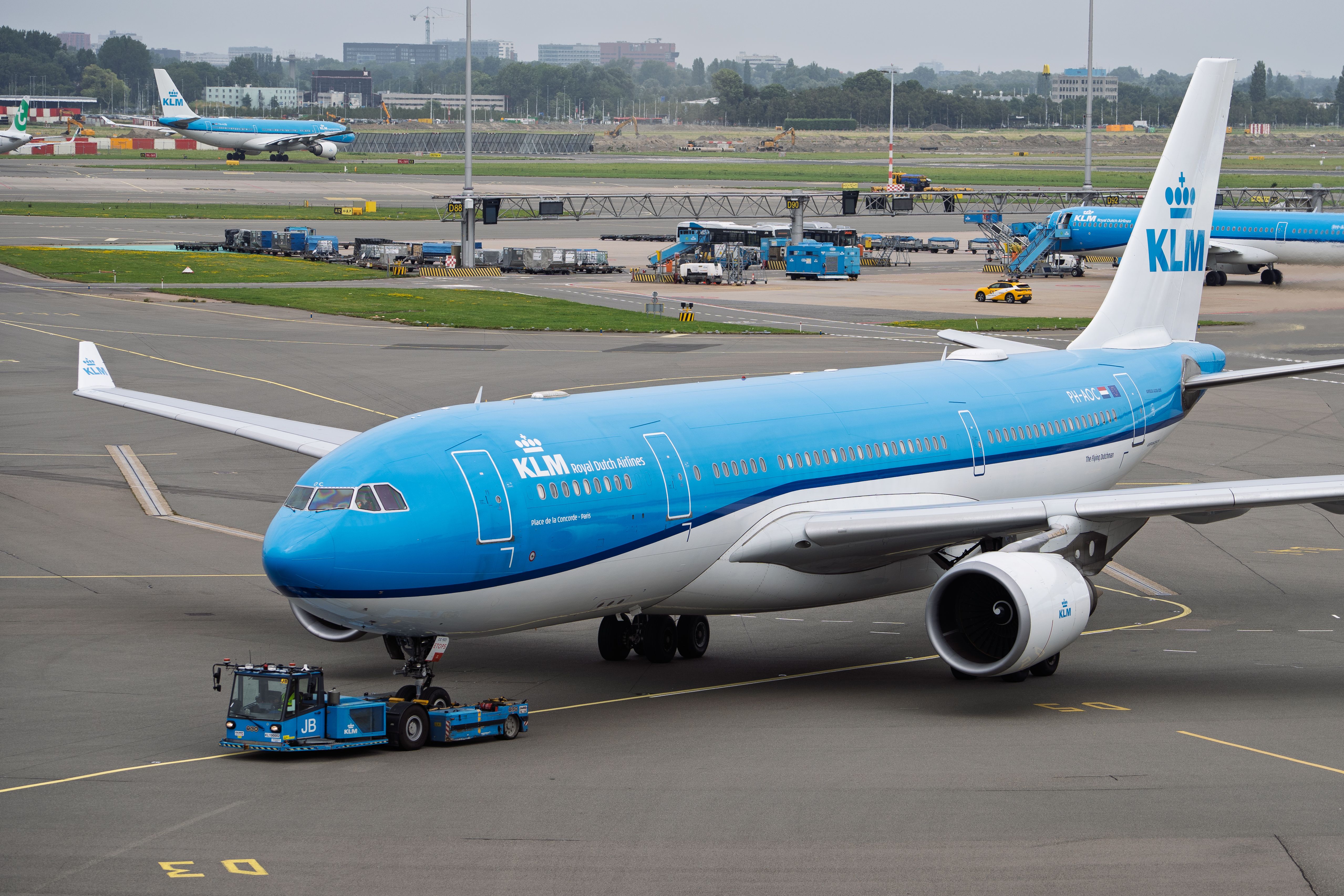 有关a320, airbus, aircraft, airplane, airport, apron, arrival, aviation ...