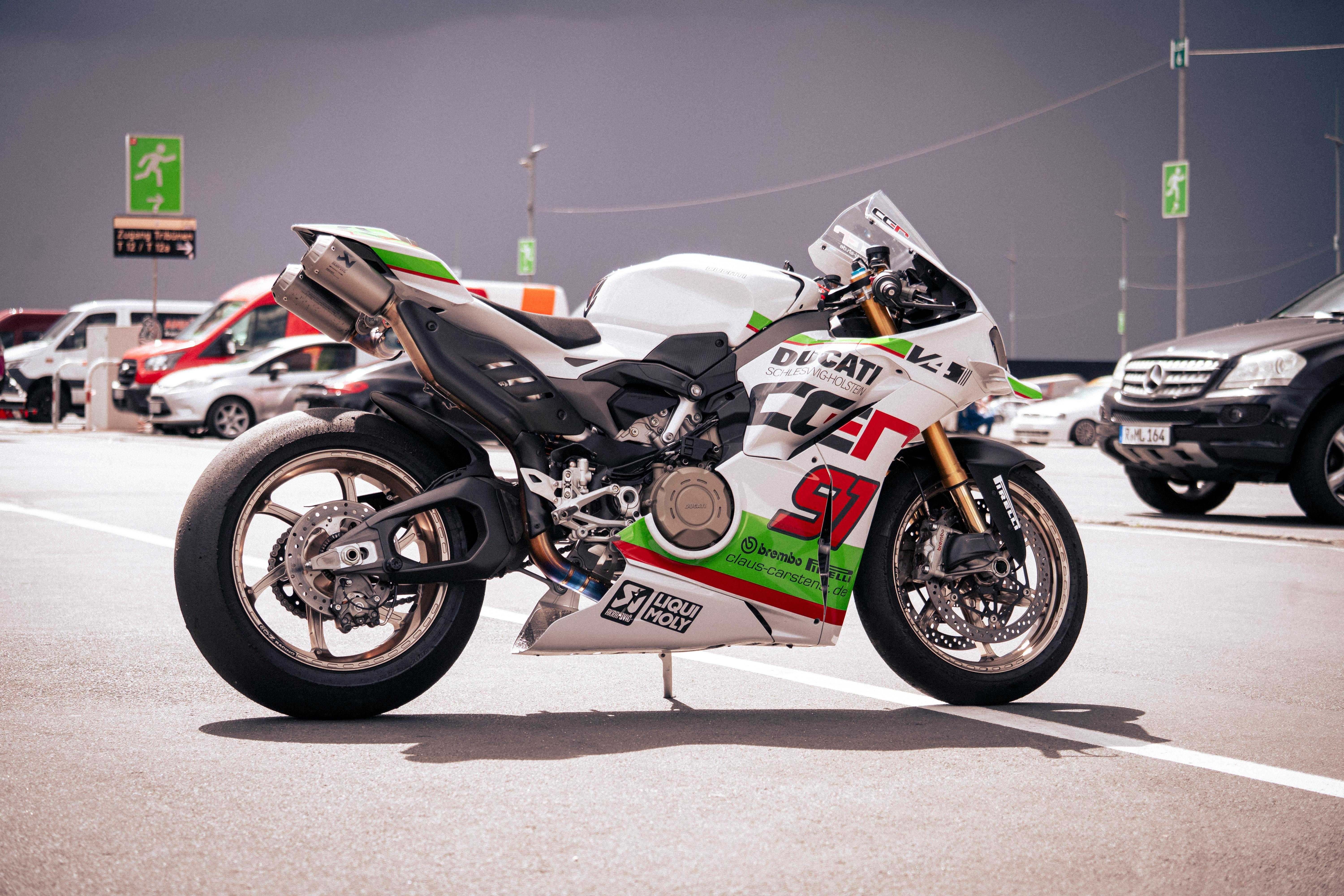 Car Ride Photos, Download The BEST Free Car Ride Stock Photos & HD Images