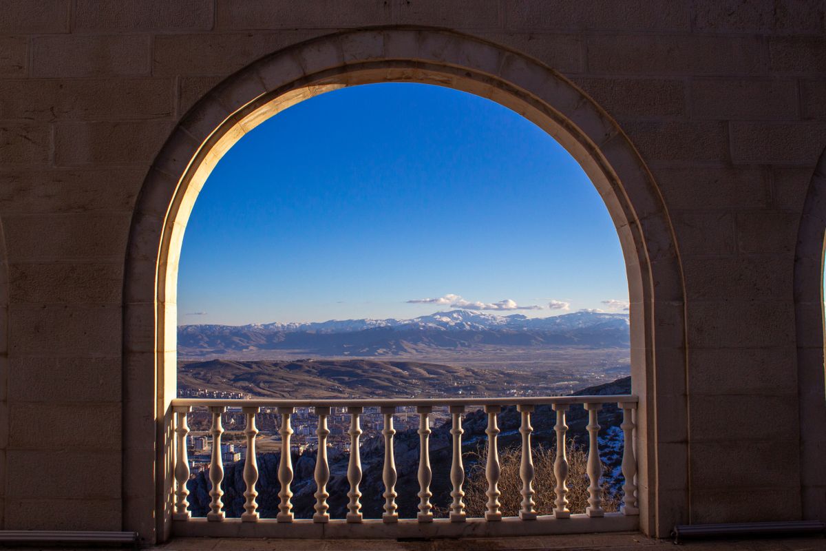 Arched Window Photos, Download The BEST Free Arched Window Stock Photos ...