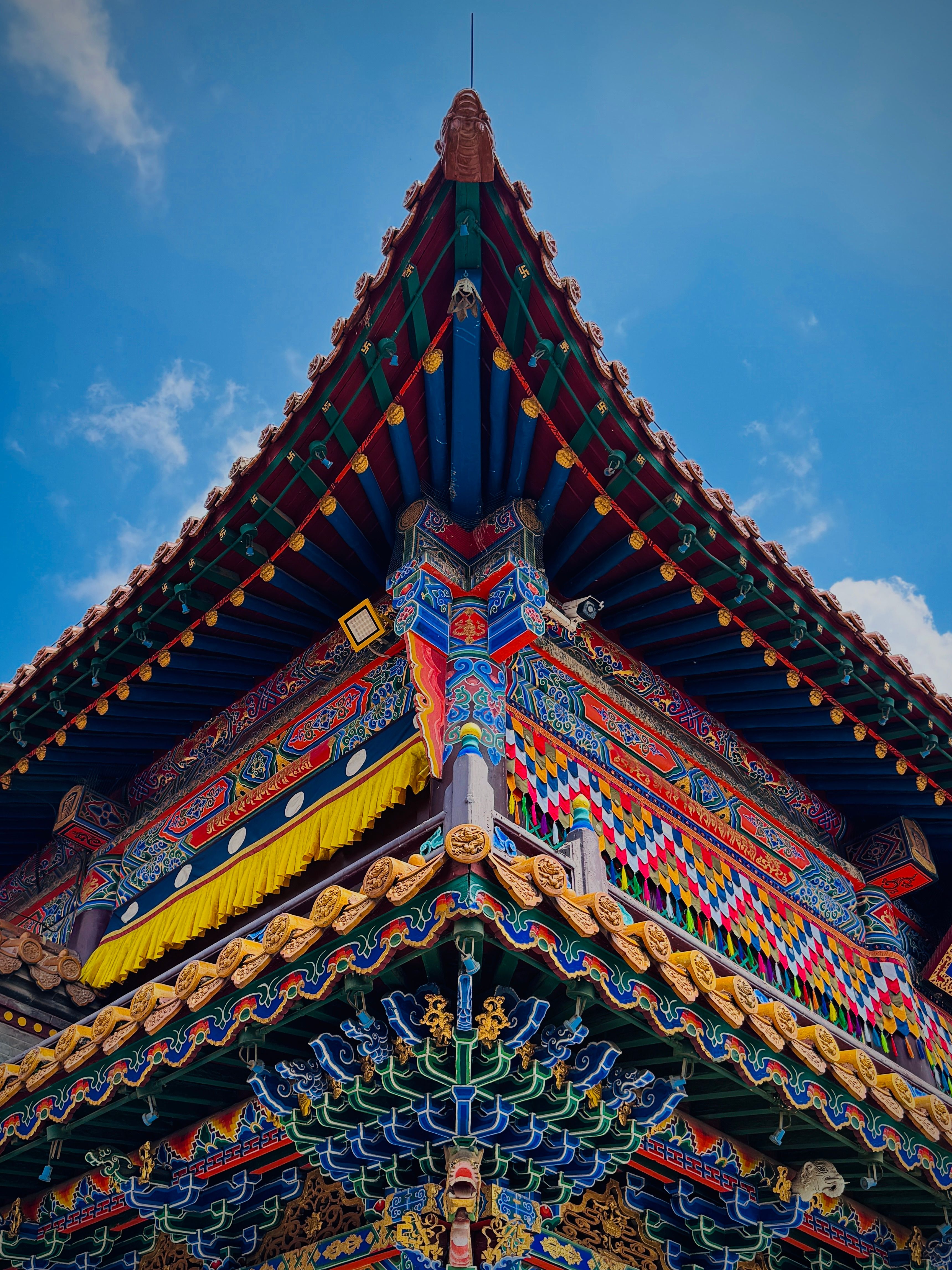 Colorful Pagoda Roof with Intricate Decorations · Free Stock Photo