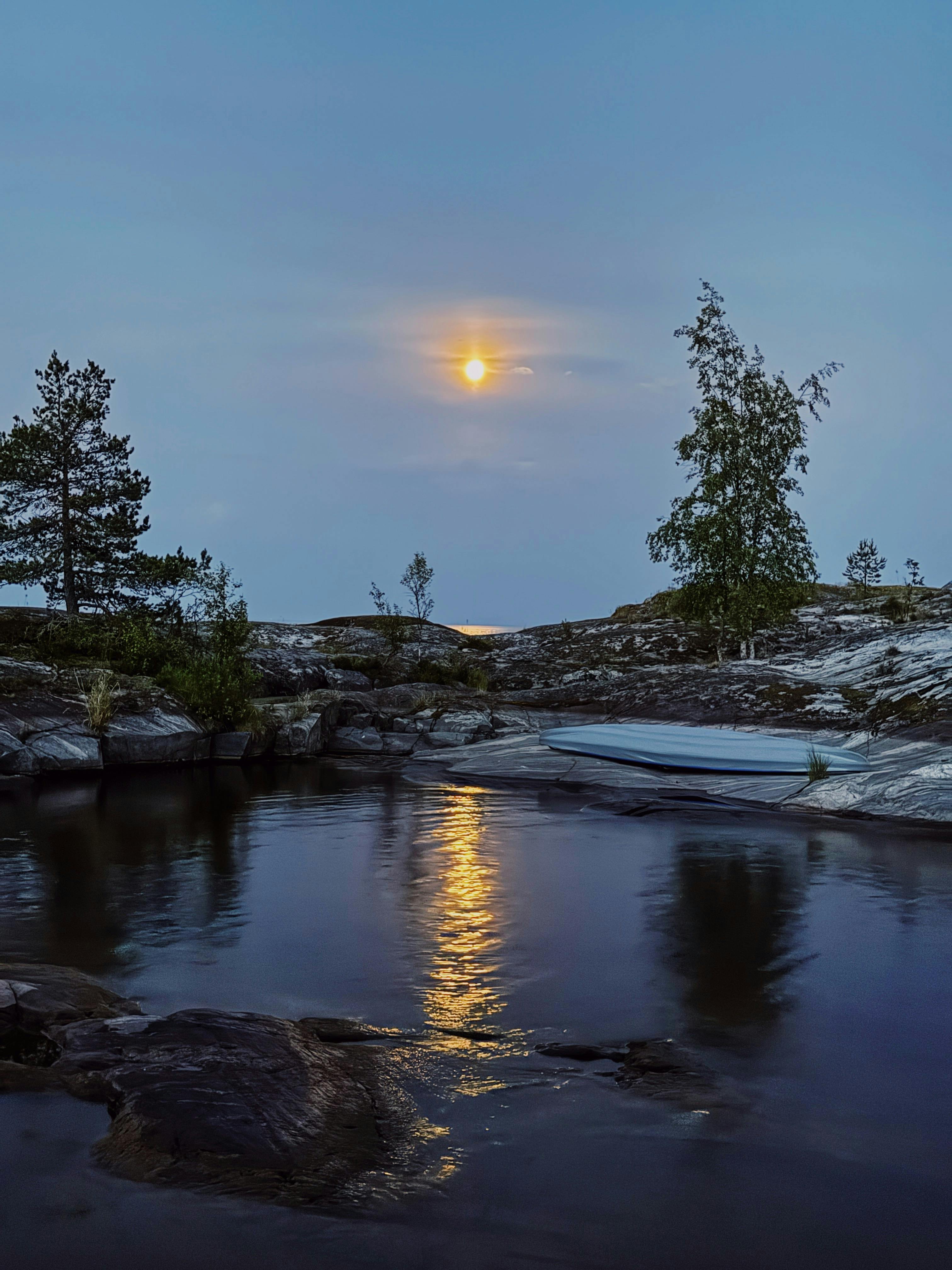 Moonlight Streams Photos, Download The BEST Free Moonlight Streams ...