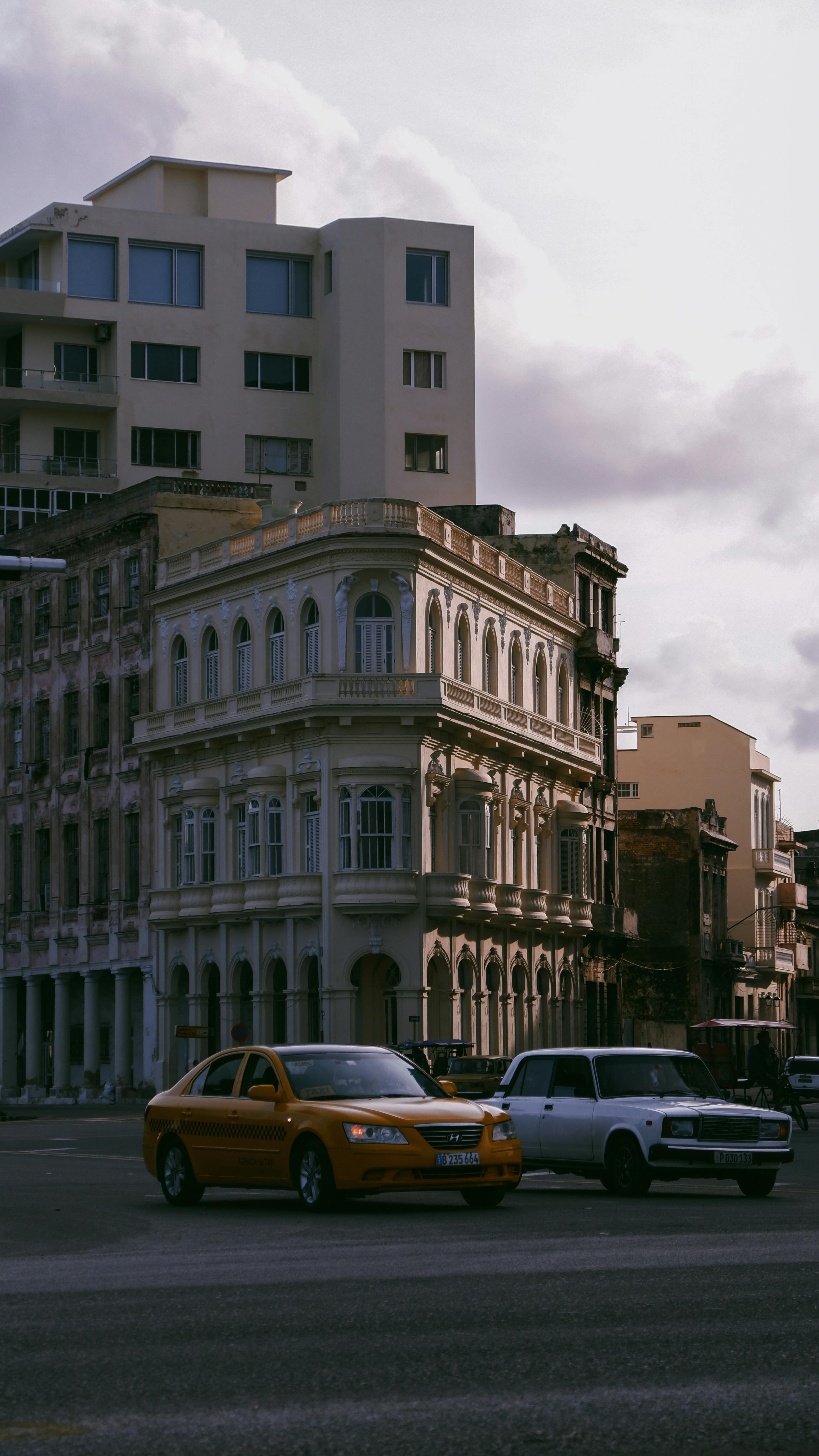 Car Tayer Photos, Download The BEST Free Car Tayer Stock Photos & HD Images