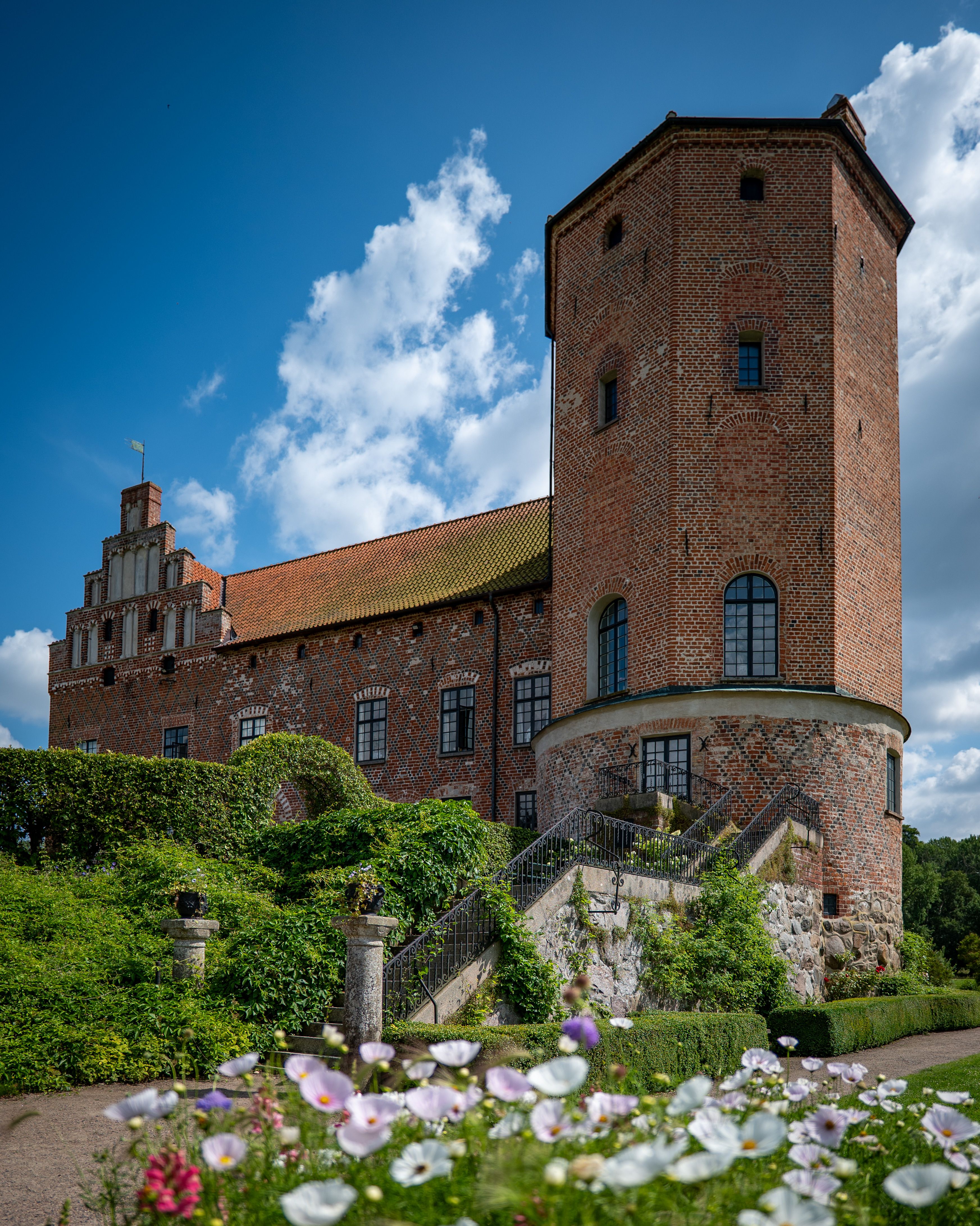 Historic Swedish Castle in Skåne with Gardens · Free Stock Photo