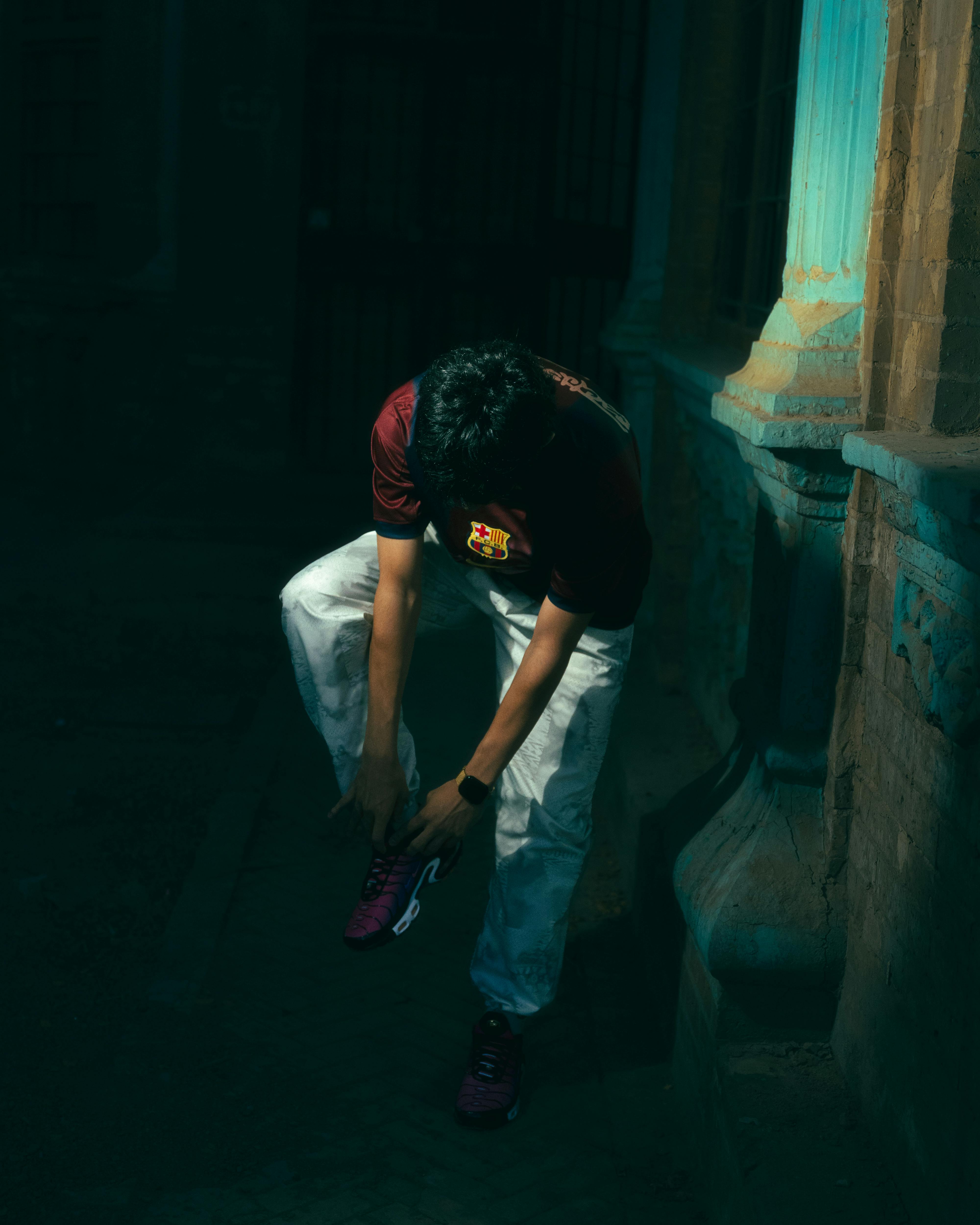 Shadow Guy With Crown Photos, Download The BEST Free Shadow Guy With ...