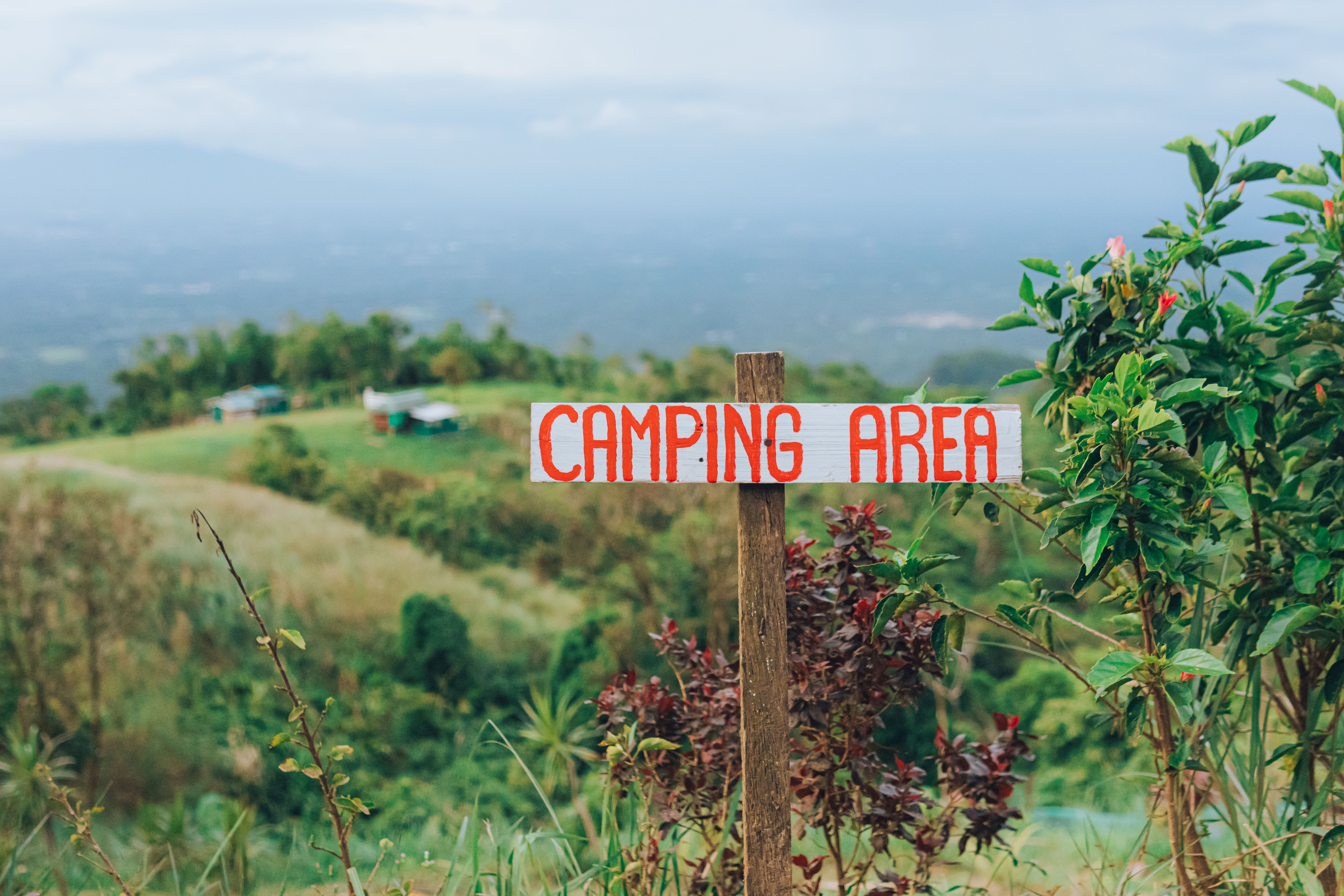Scenic Camping Area with Mountain View · Free Stock Photo