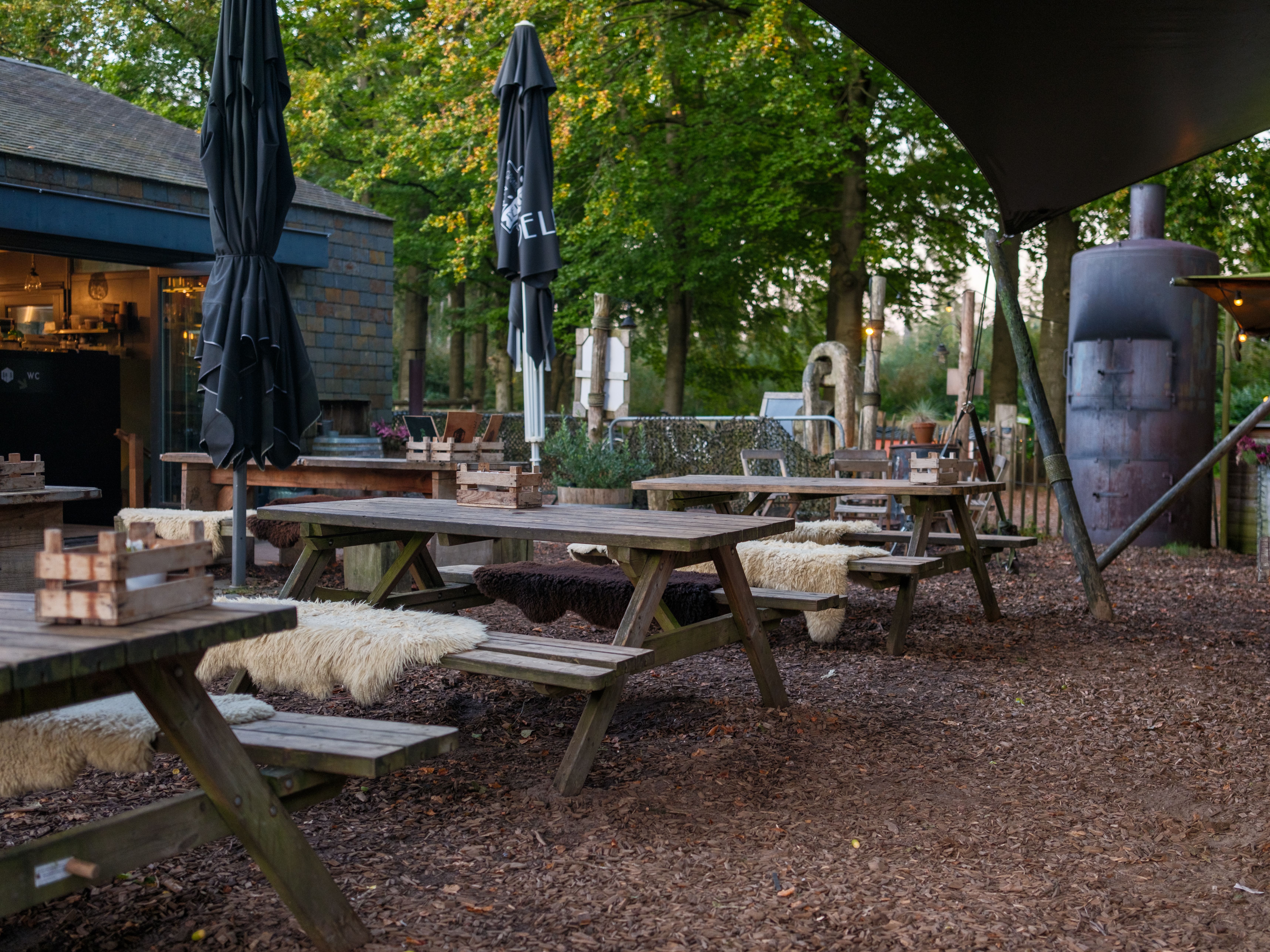 Charming Outdoor Cafe Seating in Lage Vuursche · Free Stock Photo