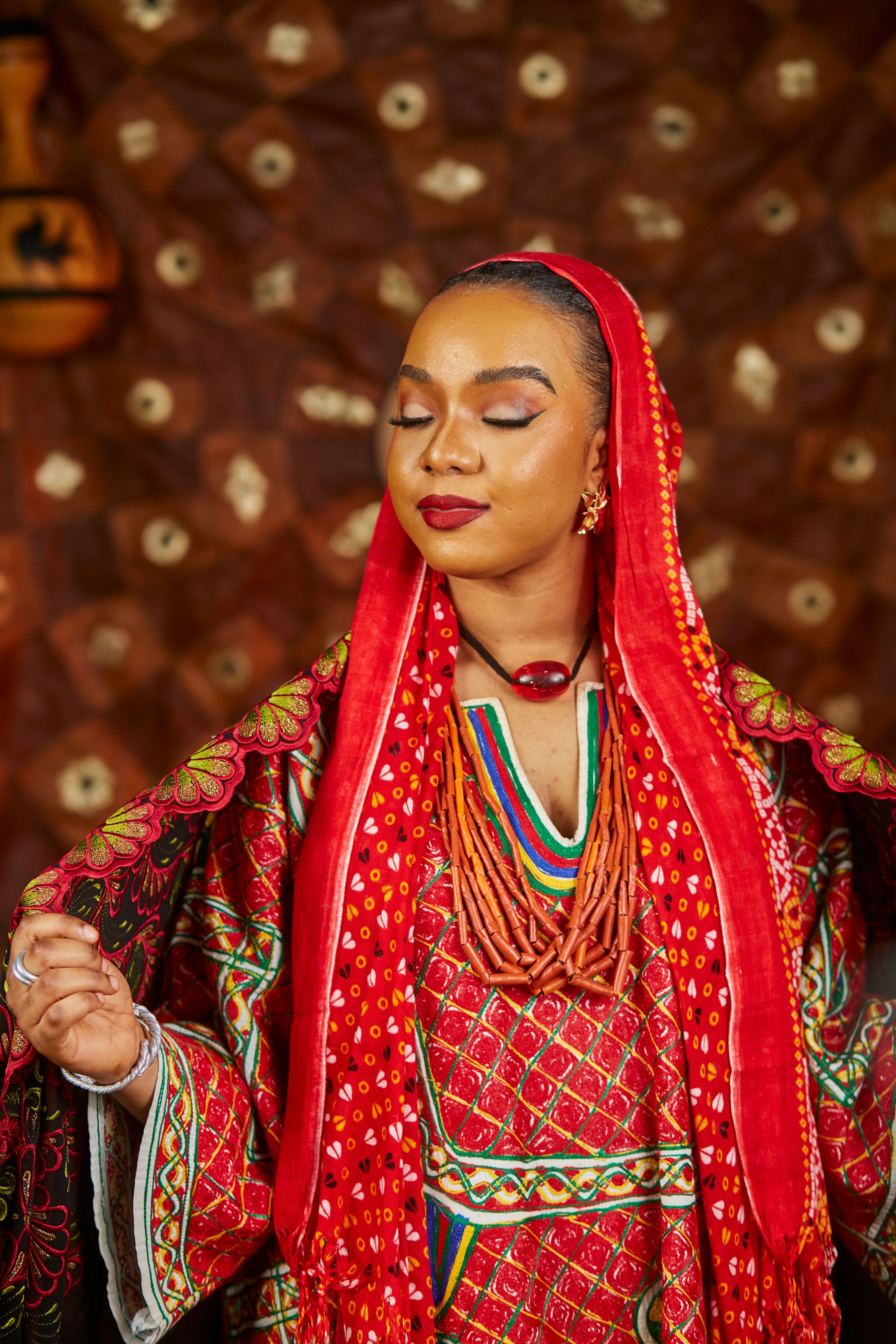 Vibrant Traditional African Attire Portrait · Free Stock Photo